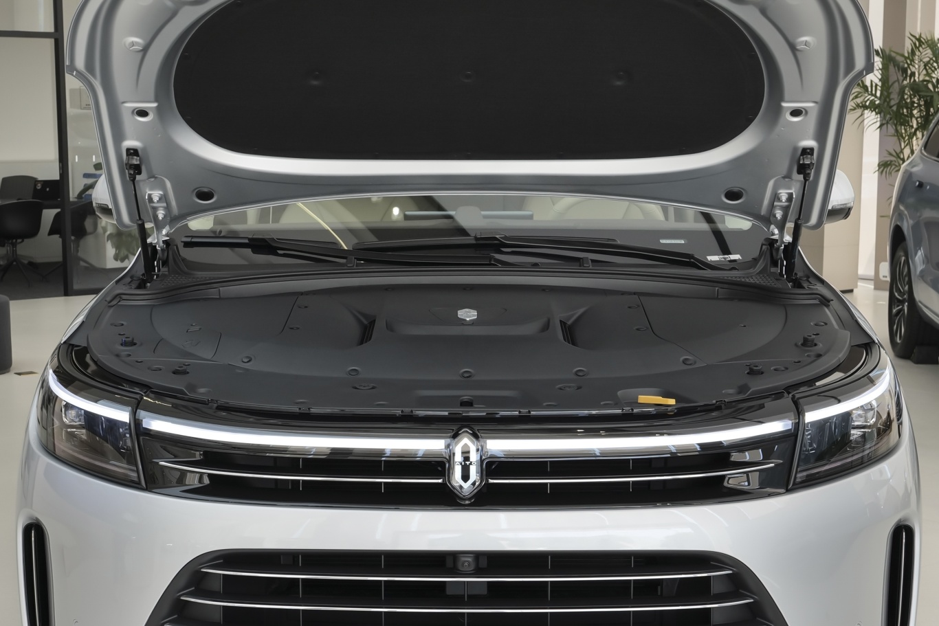 【问界M71.5T 240km 后驱PLUS版 5座前舱整体图片-汽车图片大全】-易车