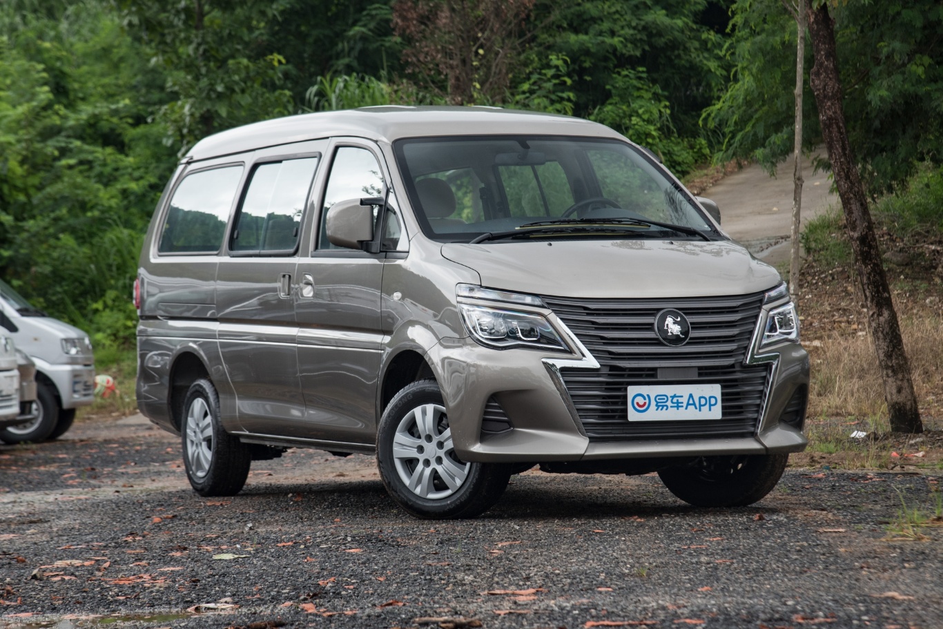 【菱智M5 1.6L 实用型 5座侧前45度车头向右水平图片-汽车图片大全】-易车