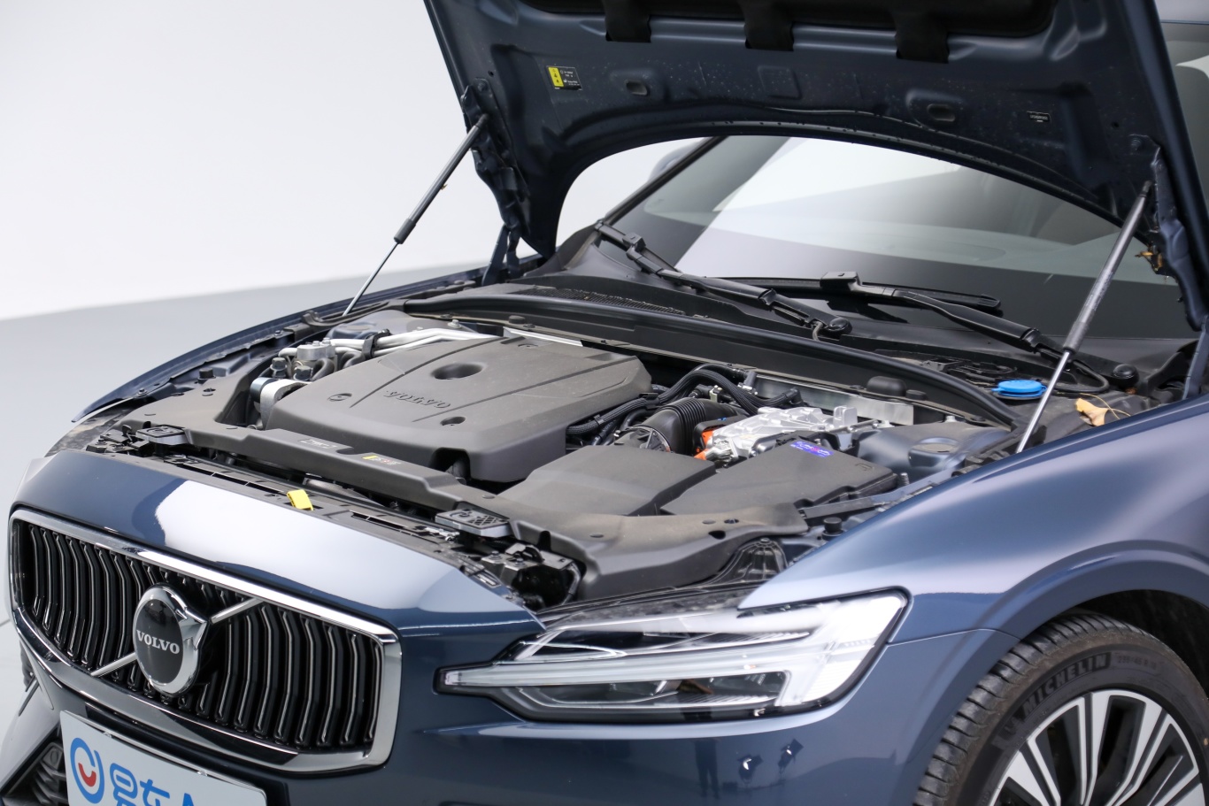 【沃尔沃S60 插电混动2.0T 84km 四驱智逸豪华版动力底盘图片-汽车图片大全】-易车