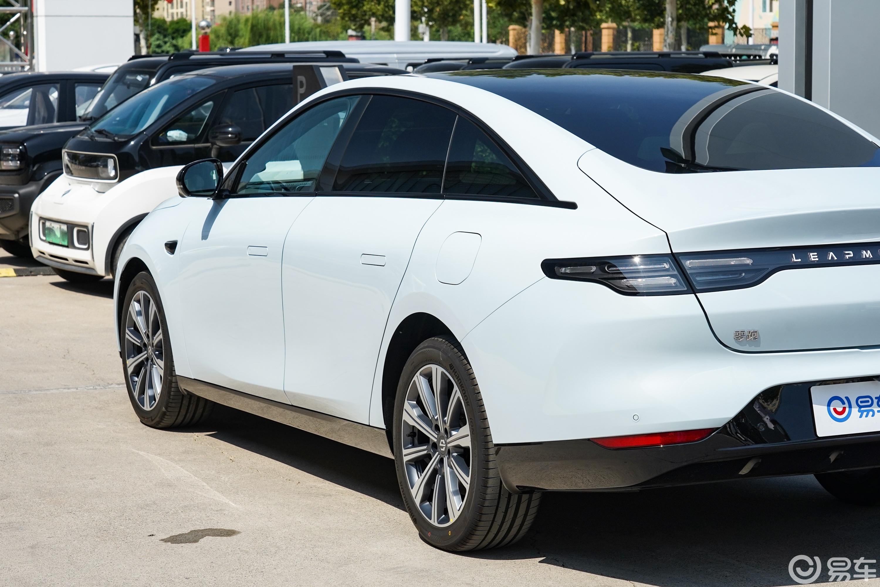 【零跑C01增程版 1.5L 216km 舒享版外观细节图片-汽车图片大全】-易车