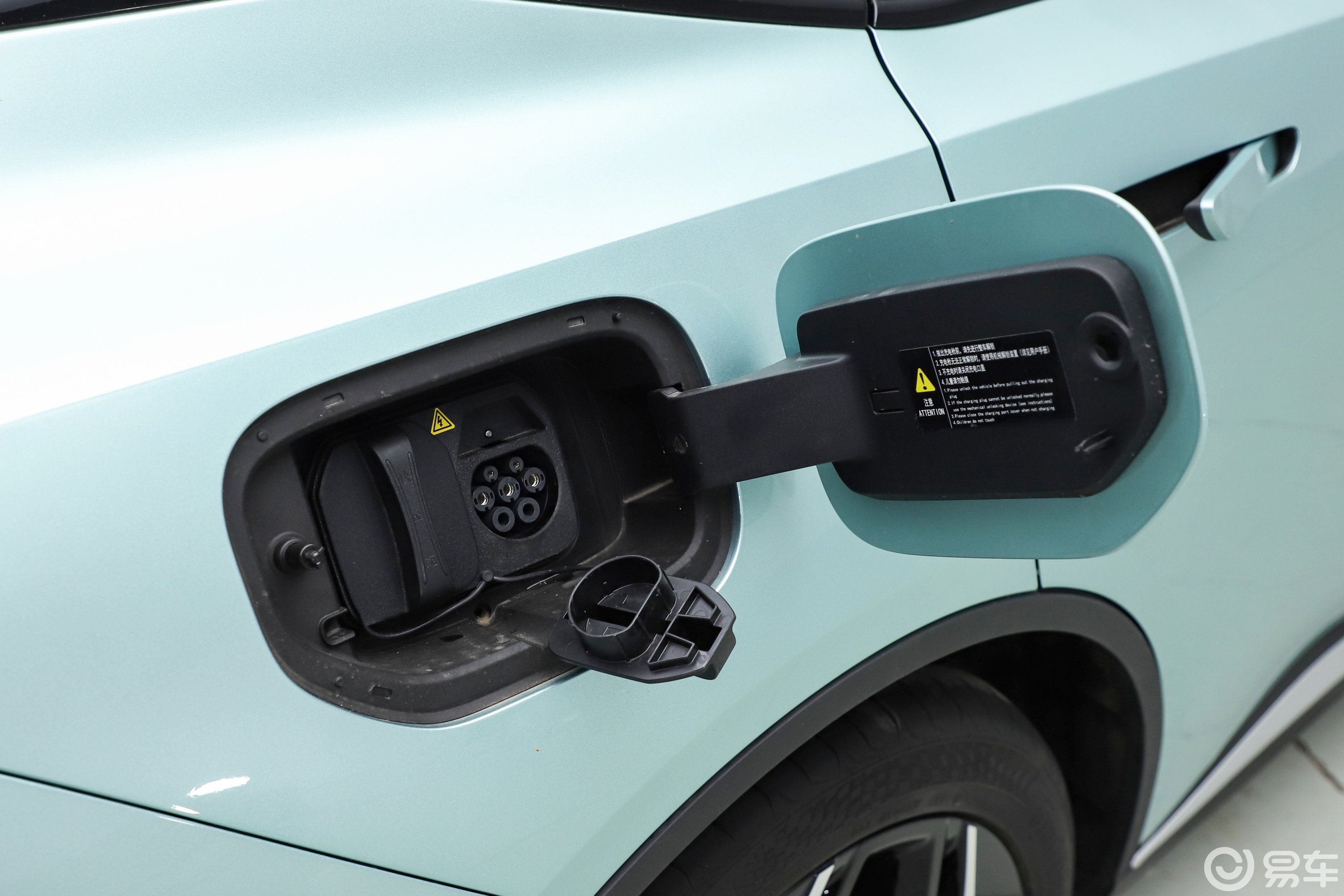 【深蓝SL03增程版 200km Max慢充充电口图片-汽车图片大全】-易车