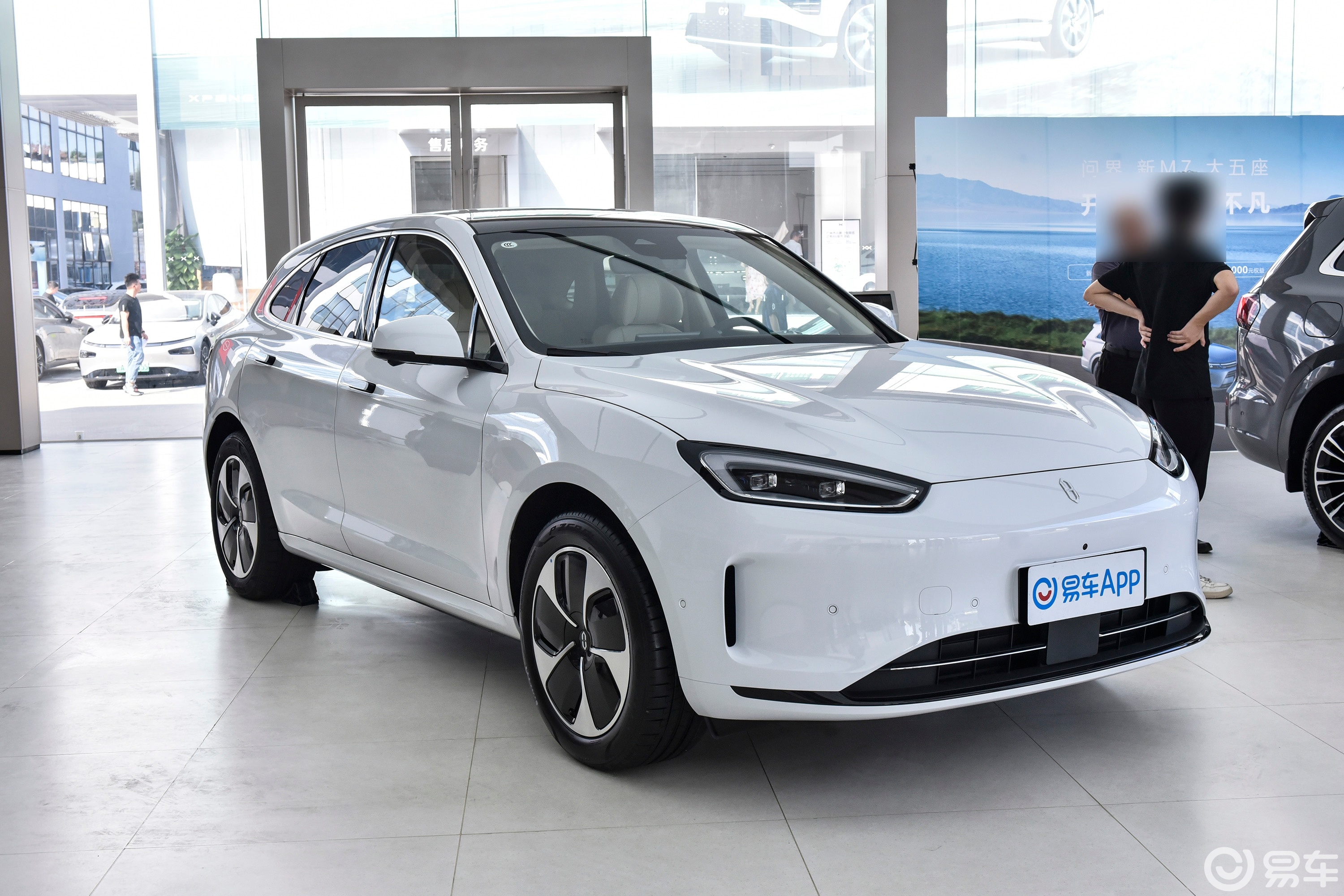 【问界M5纯电版 620km 后驱标准版侧前45度车头向右水平图片-汽车图片大全】-易车