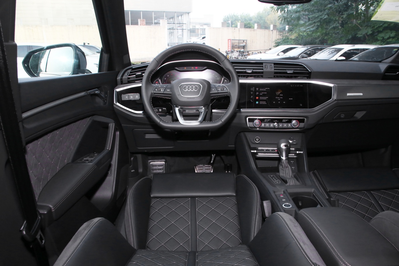 【奥迪Q335 TFSI RS套件燃速型驾驶位区域图片-汽车图片大全】-易车