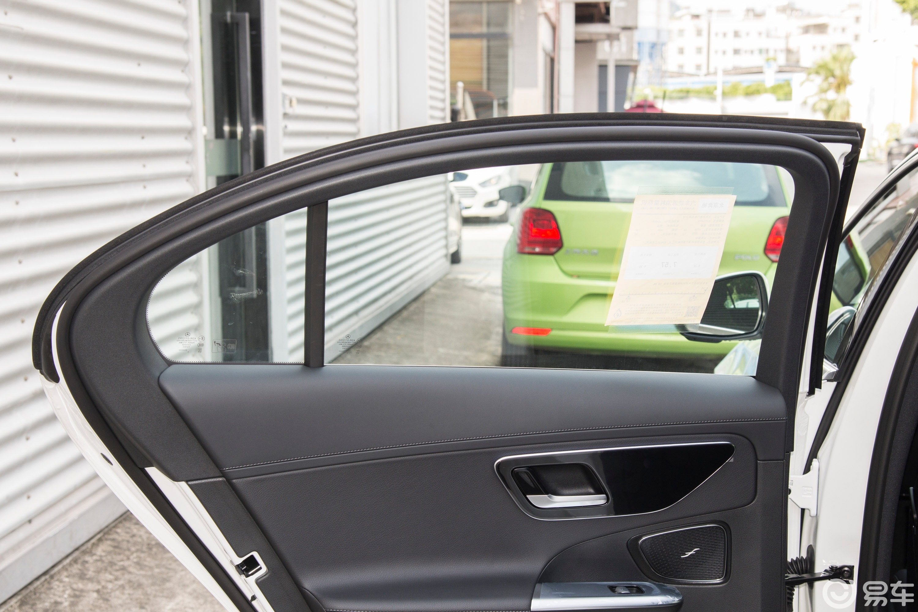 【奔驰C级C 200 L 运动版后排侧窗遮阳帘图片-汽车图片大全】-易车