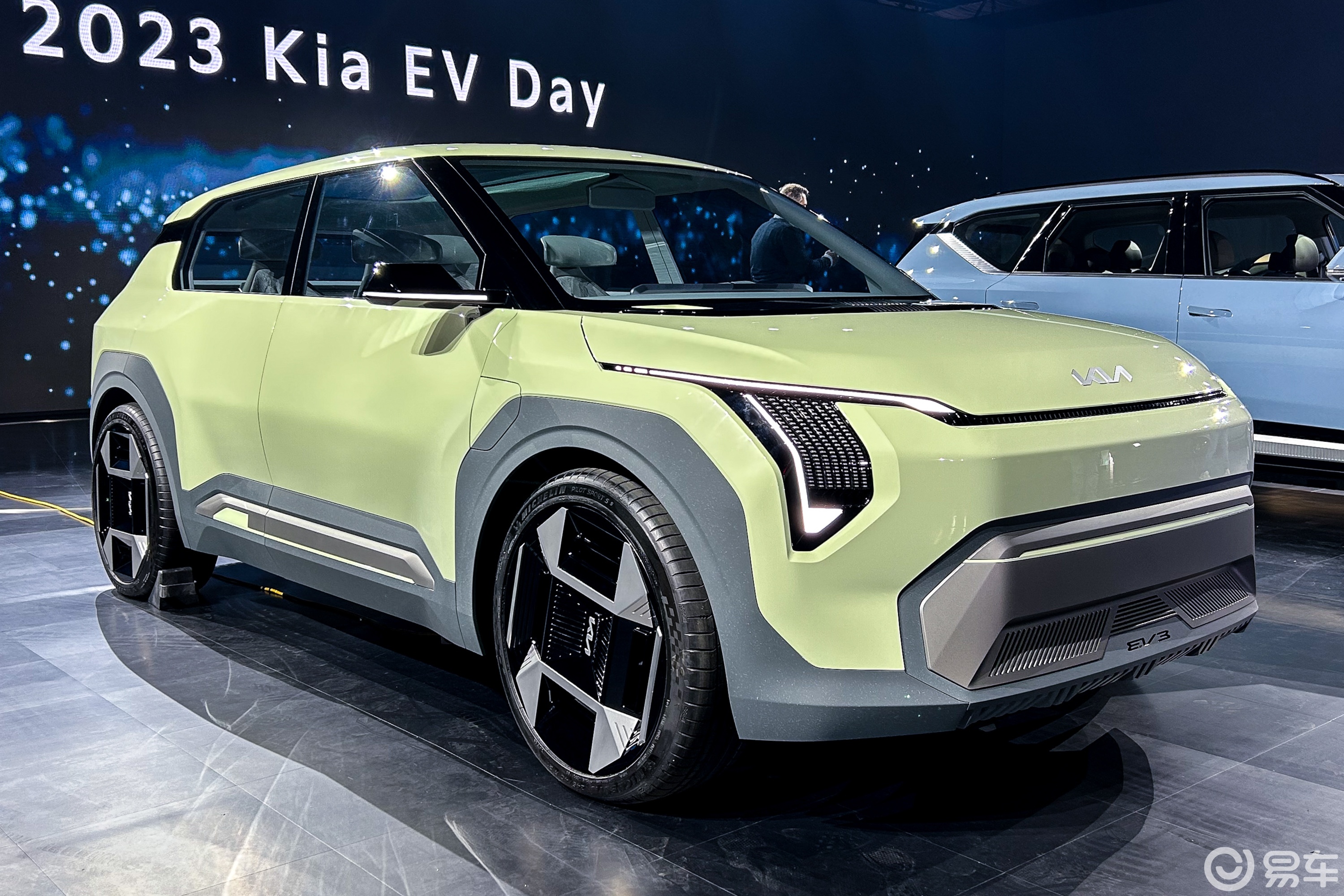 【起亚EV3顶配版外观图片-汽车图片大全】-易车