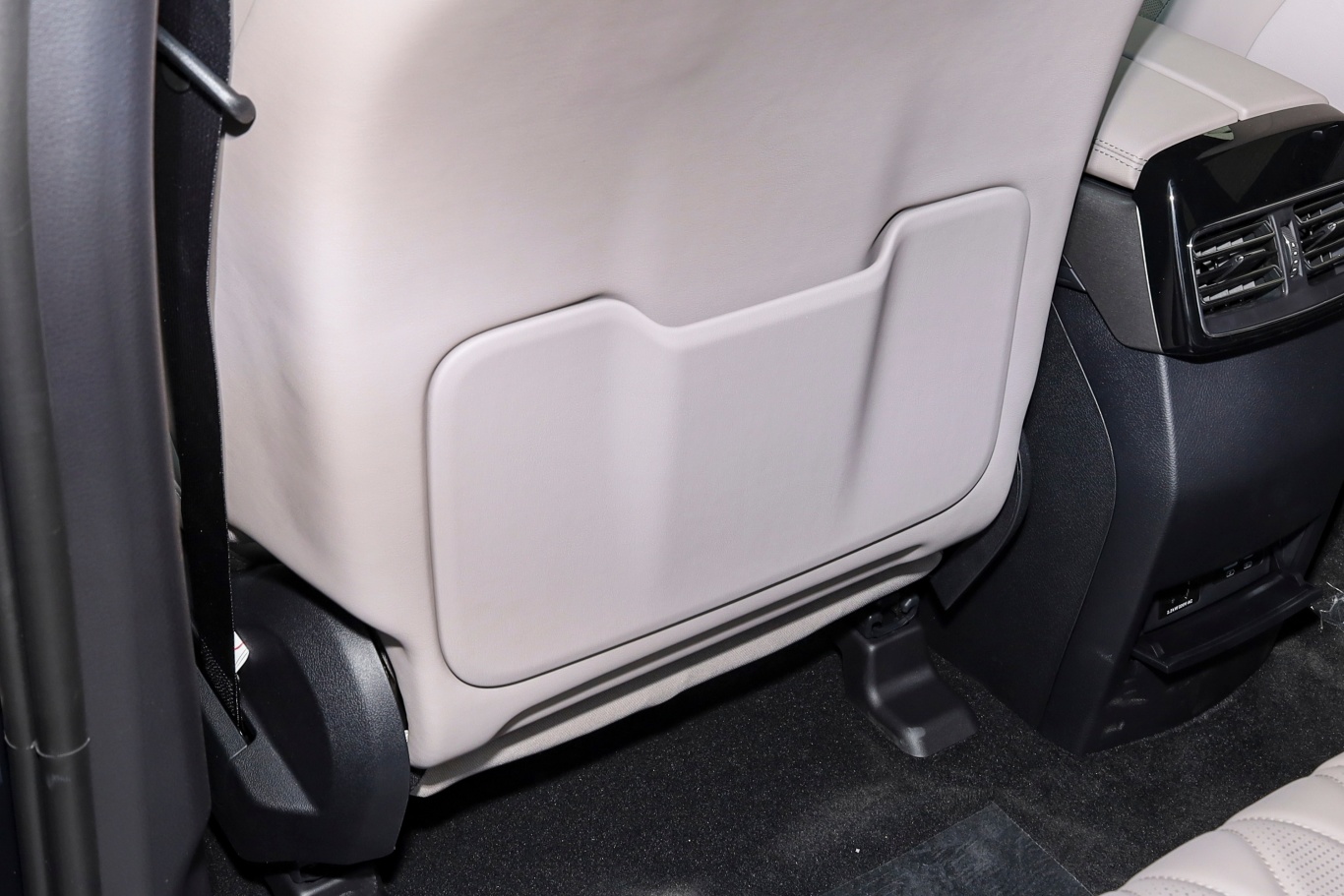 【唐新能源DM-i 冠军版 1.5T 200km 前驱尊享型 7座后排功能图片-汽车图片大全】-易车