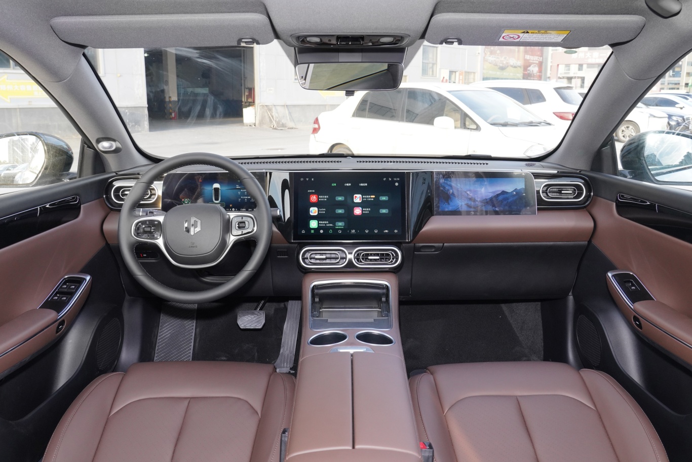 【零跑C01增程版 1.5L 316km 舒享版内饰全景正拍图片-汽车图片大全】-易车