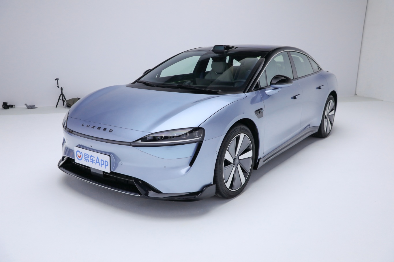 【智界S7630km 四驱Max RS侧前45度车头向左水平图片-汽车图片大全】-易车