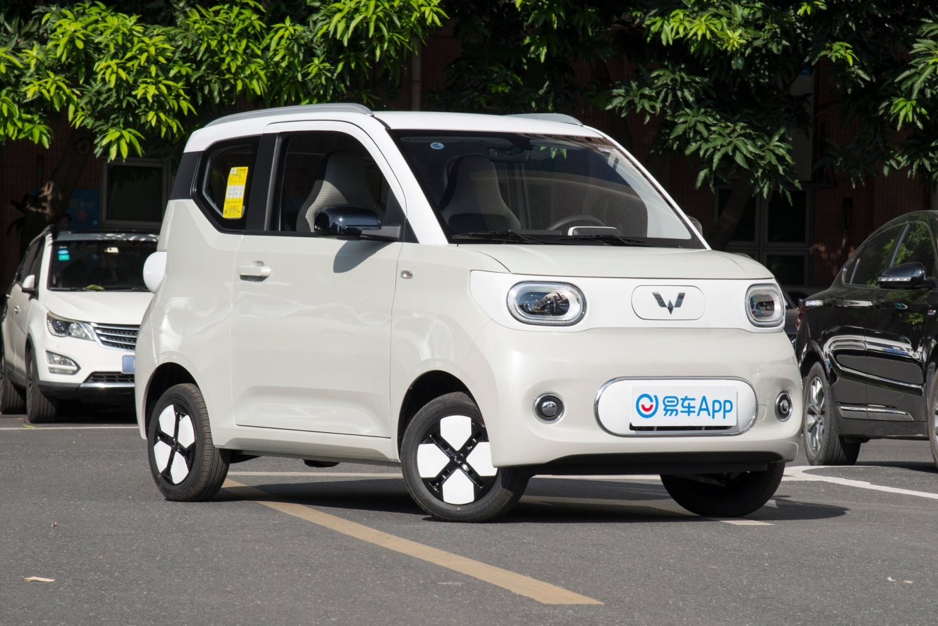 【宏光MINIEV215km 进阶版 磷酸铁锂侧前45度车头向右水平图片-汽车图片大全】-易车