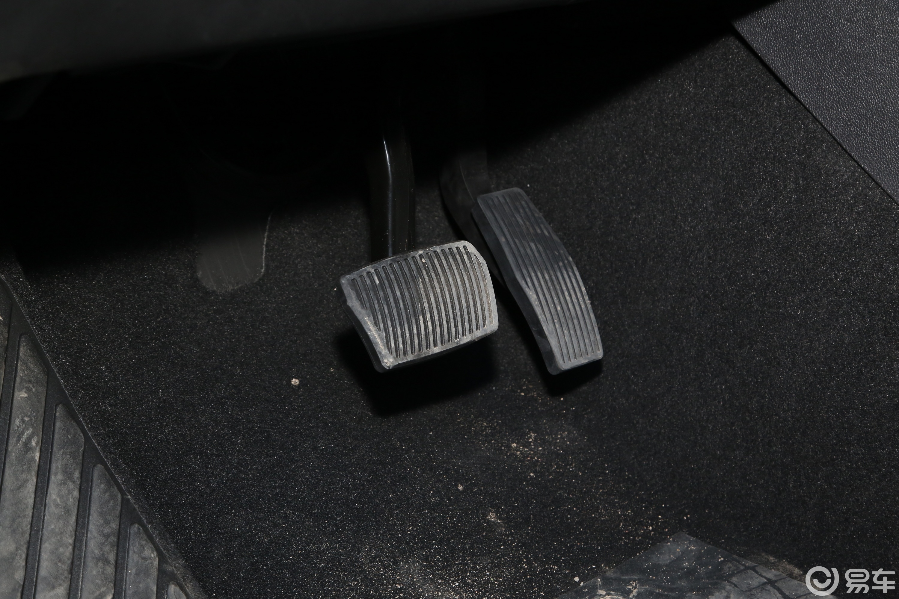 【昂科威昂科威Plus 四驱Avenir艾维亚 5座脚踏板图片-汽车图片大全】-易车