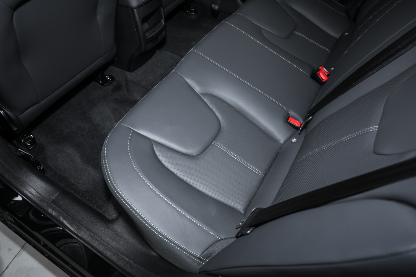 【艾瑞泽51.5L CVT风尚型后排空间图片-汽车图片大全】-易车