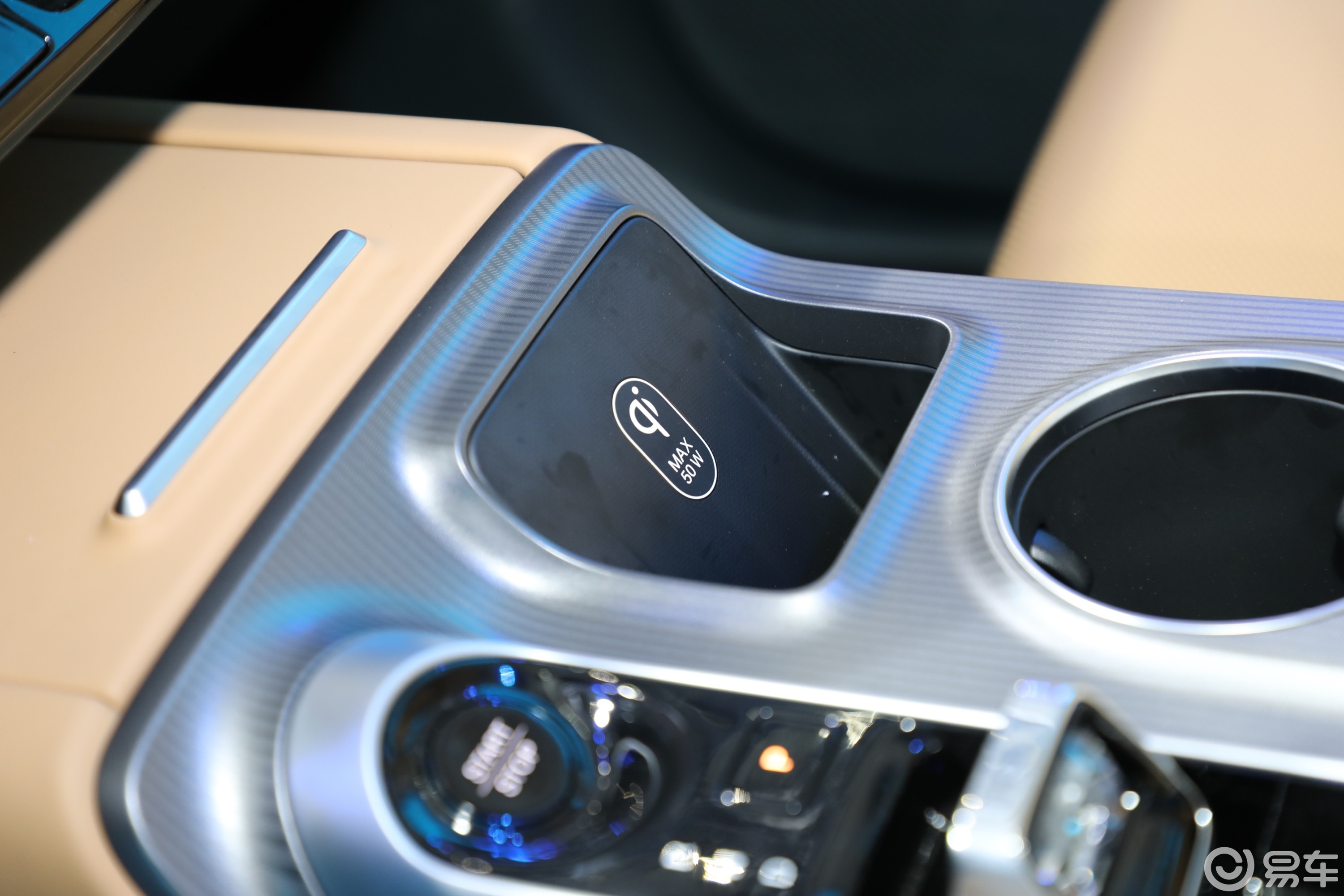 【传祺E8图片-汽车图片大全】-易车