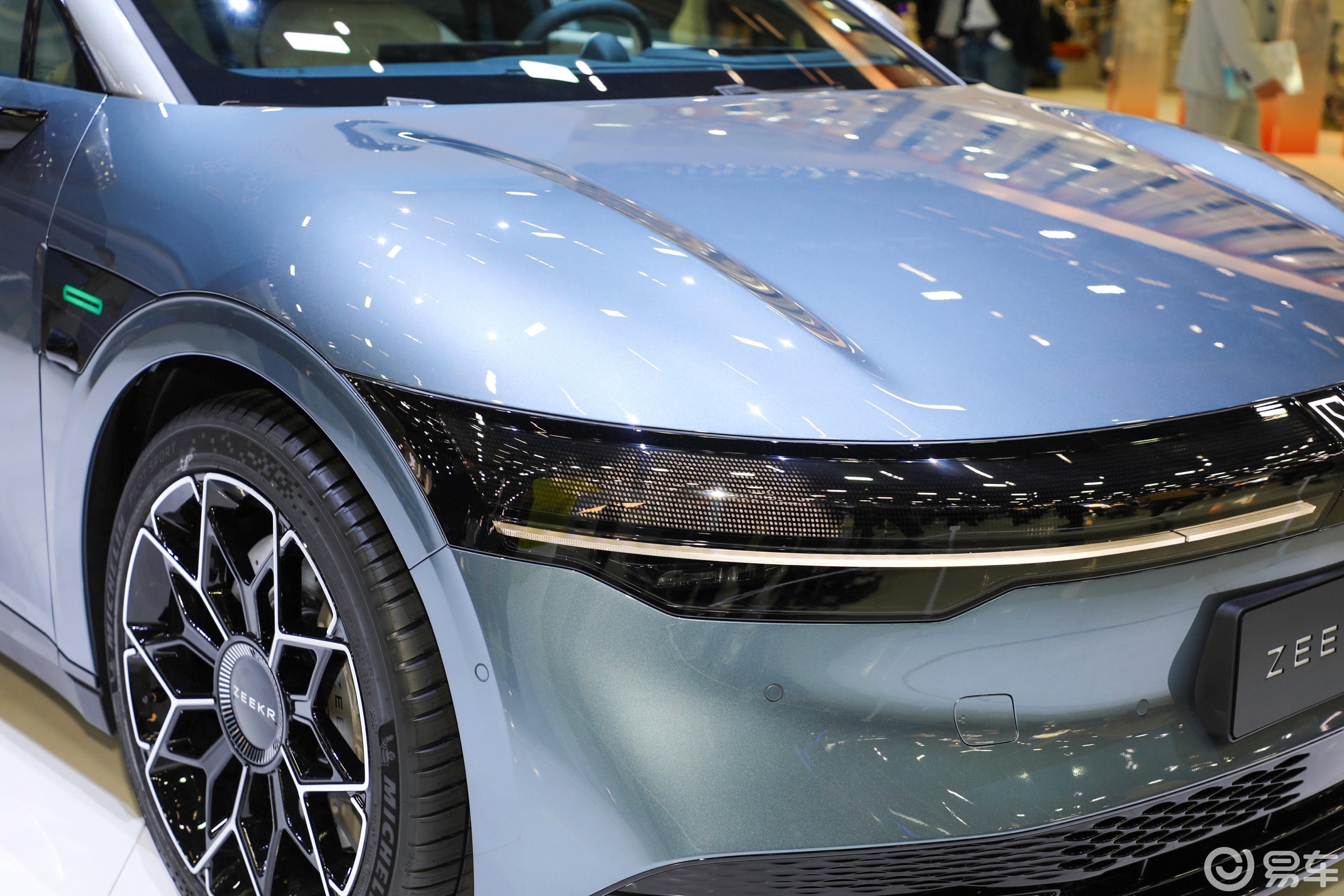 【ZEEKR 007图片-汽车图片大全】-易车