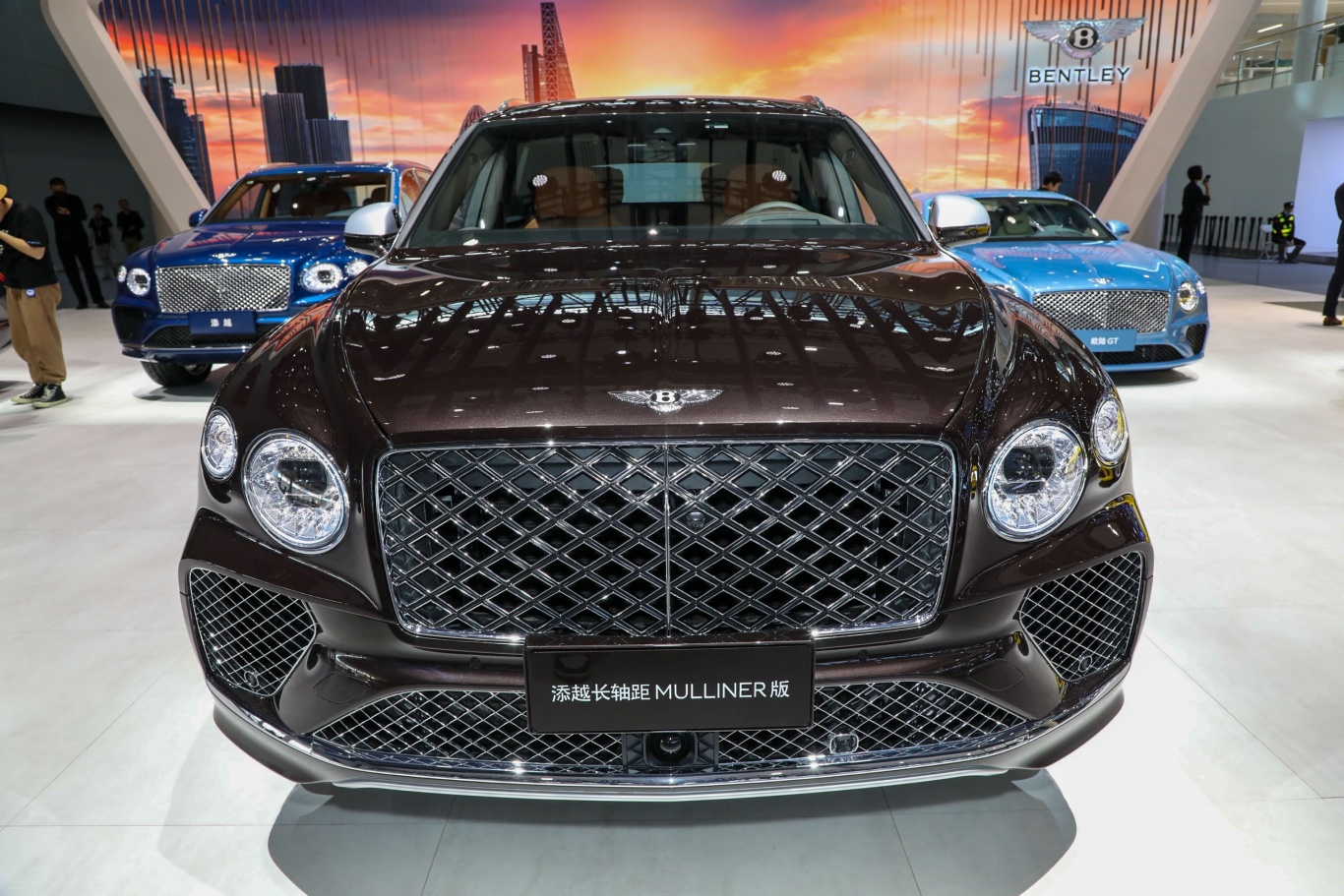 【添越4.0T V8 长轴距MULLINER版外观图片-汽车图片大全】-易车