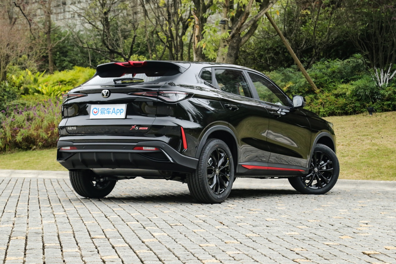 【长安X5 PLUS1.5T 智尊型侧后45度车头向右水平图片-汽车图片大全】-易车
