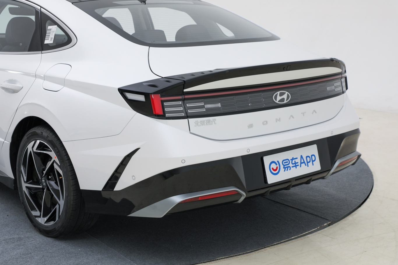 【索纳塔1.5T Max车尾特写图片-汽车图片大全】-易车