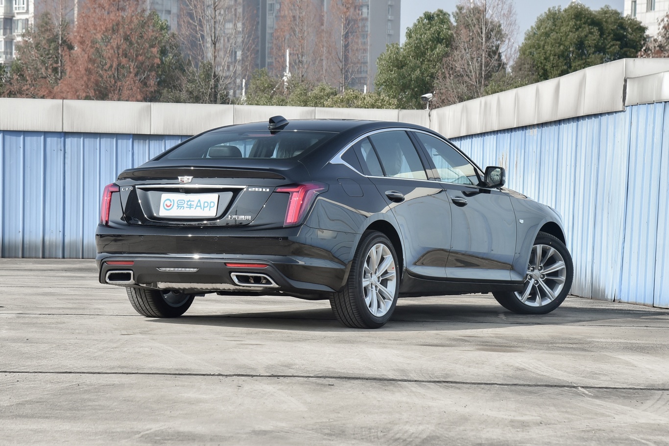 【凯迪拉克CT528T 豪华型Pro侧后45度车头向右水平图片-汽车图片大全】-易车