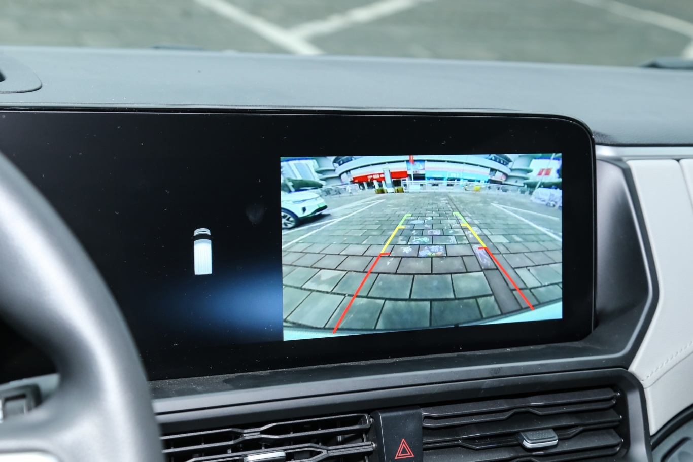 【全顺T82.3T 自动短轴中顶多功能版 6座(3+3)倒车影像图片-汽车图片大全】-易车