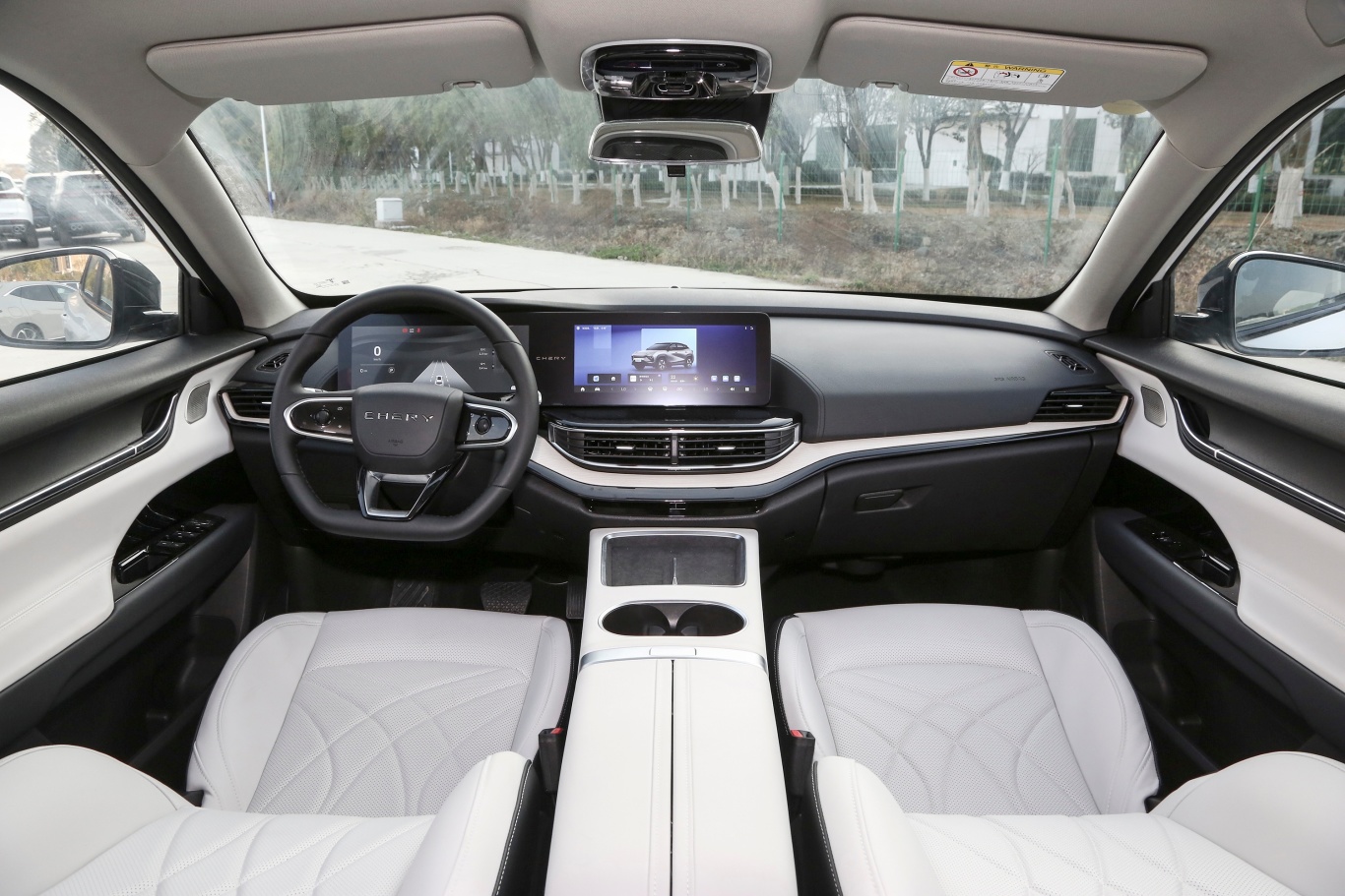 【奇瑞舒享家512km Air内饰全景正拍图片-汽车图片大全】-易车