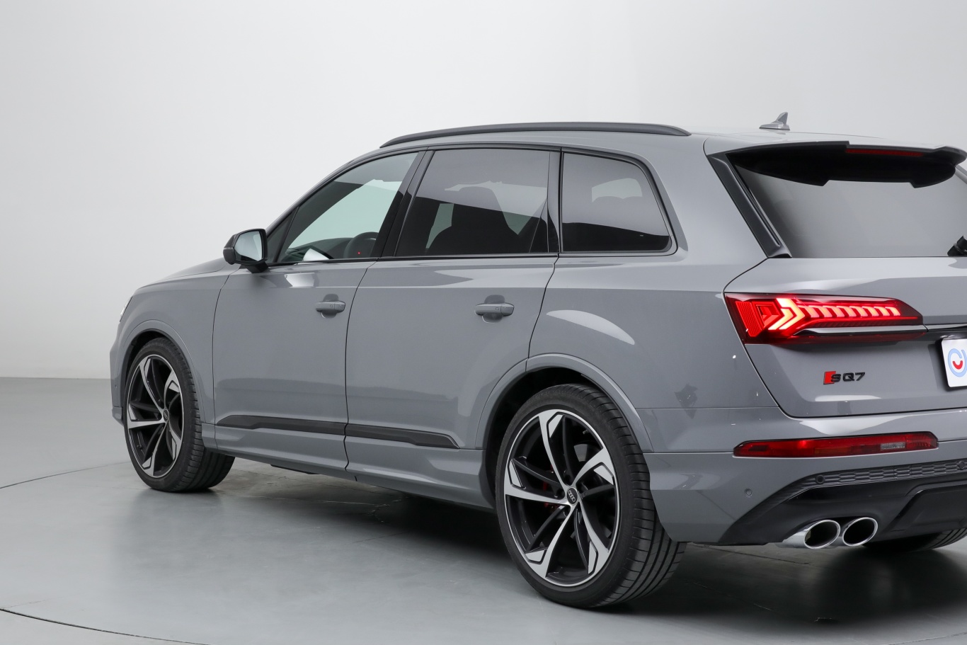 【奥迪SQ74.0T 暗夜骑士版外观细节图片-汽车图片大全】-易车