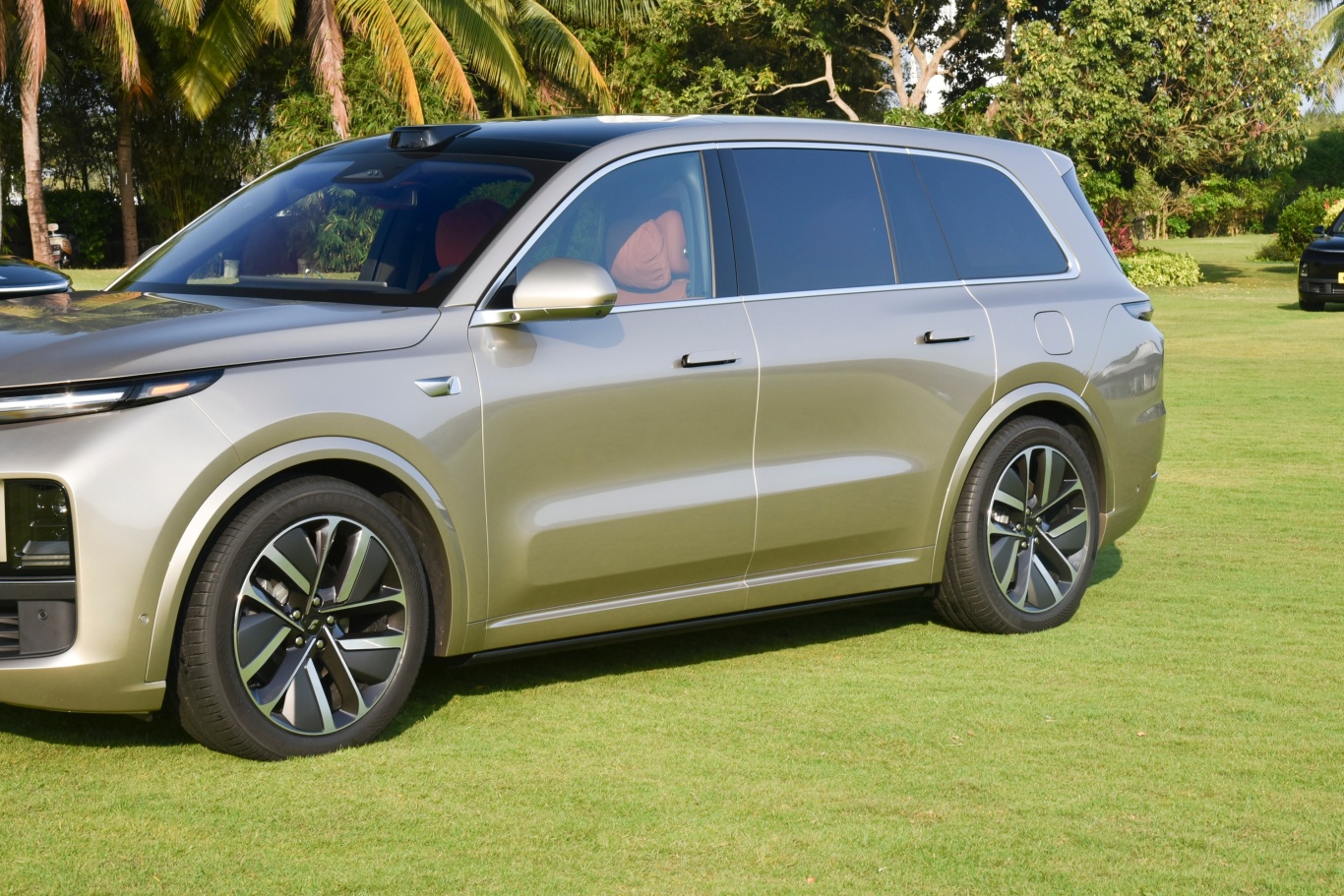 【理想L9L9 Ultra外观细节图片-汽车图片大全】-易车