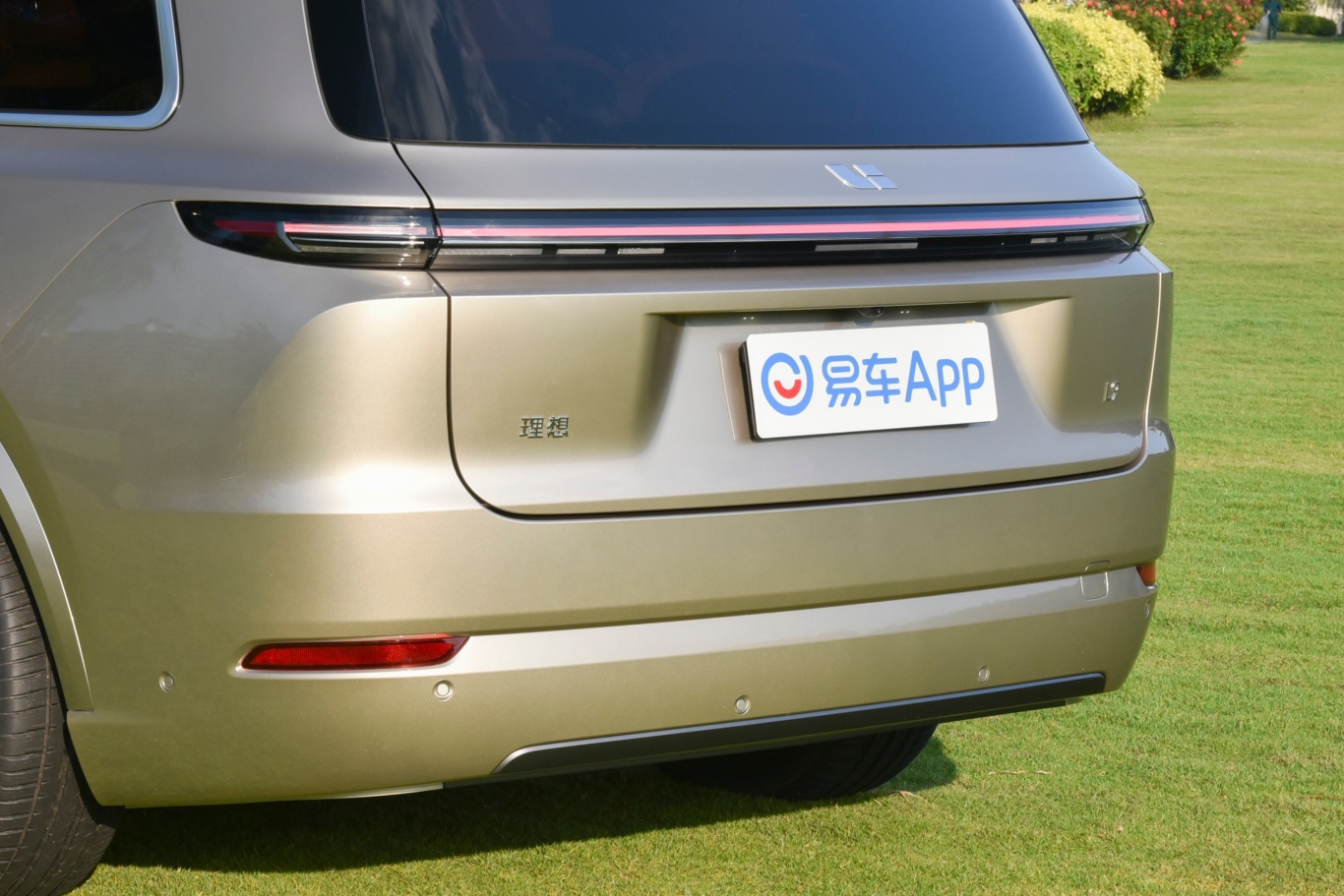【理想L9Ultra车尾特写图片-汽车图片大全】-易车