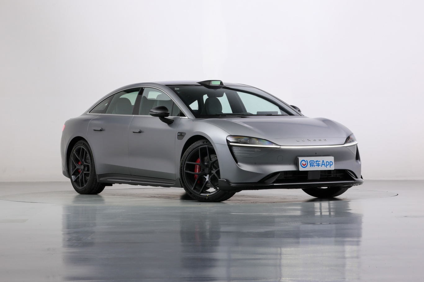 【智界S7630km 四驱Max RS侧前45度车头向右水平图片-汽车图片大全】-易车