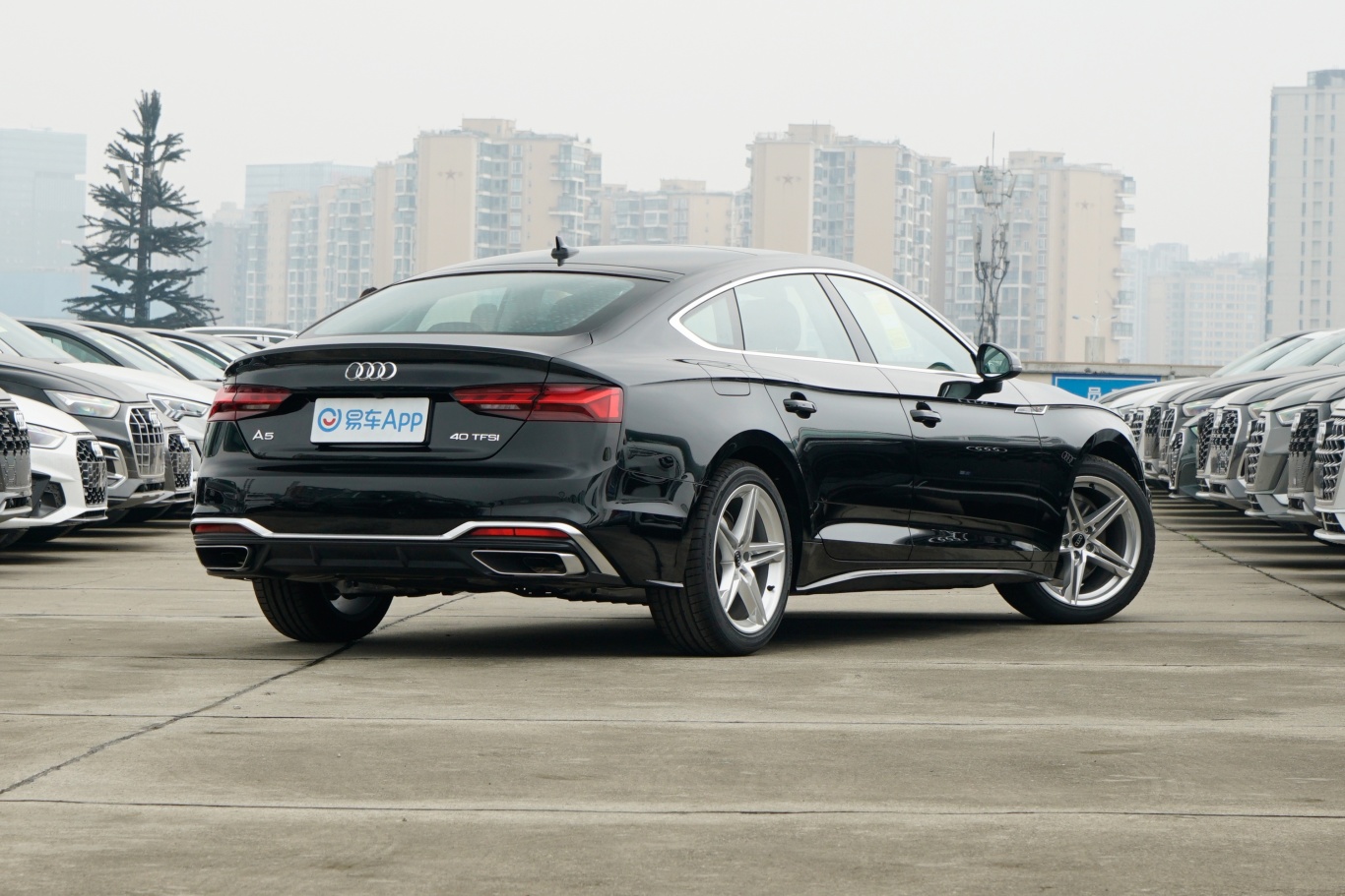【奥迪A5Sportback 40 TFSI 时尚动感型侧后45度车头向右水平图片-汽车图片大全】-易车