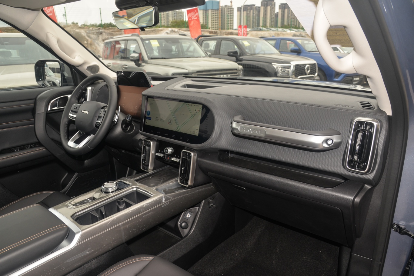 【哈弗大狗2.0T 四驱中华田园犬追猎版内饰全景副驾驶员方向图片-汽车图片大全】-易车