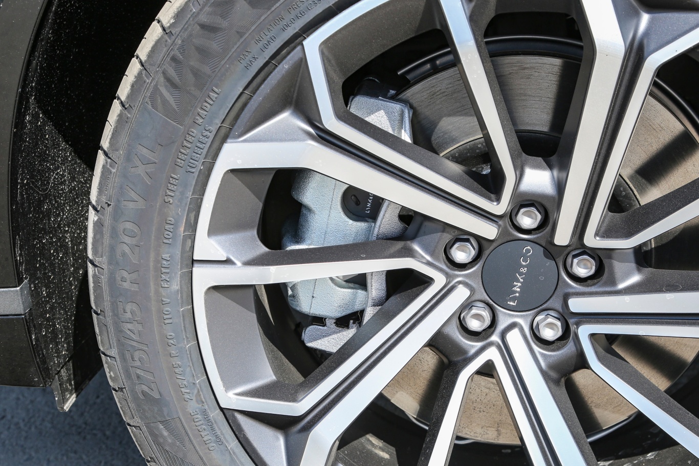 【领克09 EM-PEM-P 2.0T 190km Pro 7座前刹车卡钳图片-汽车图片大全】-易车