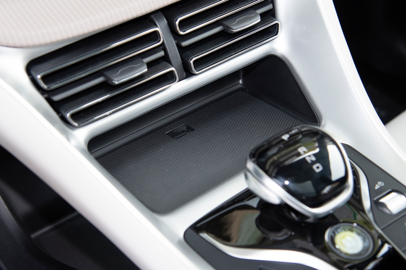 【宋Pro新能源DM-i 荣耀版 1.5L 71km 领先型中控图片-汽车图片大全】-易车