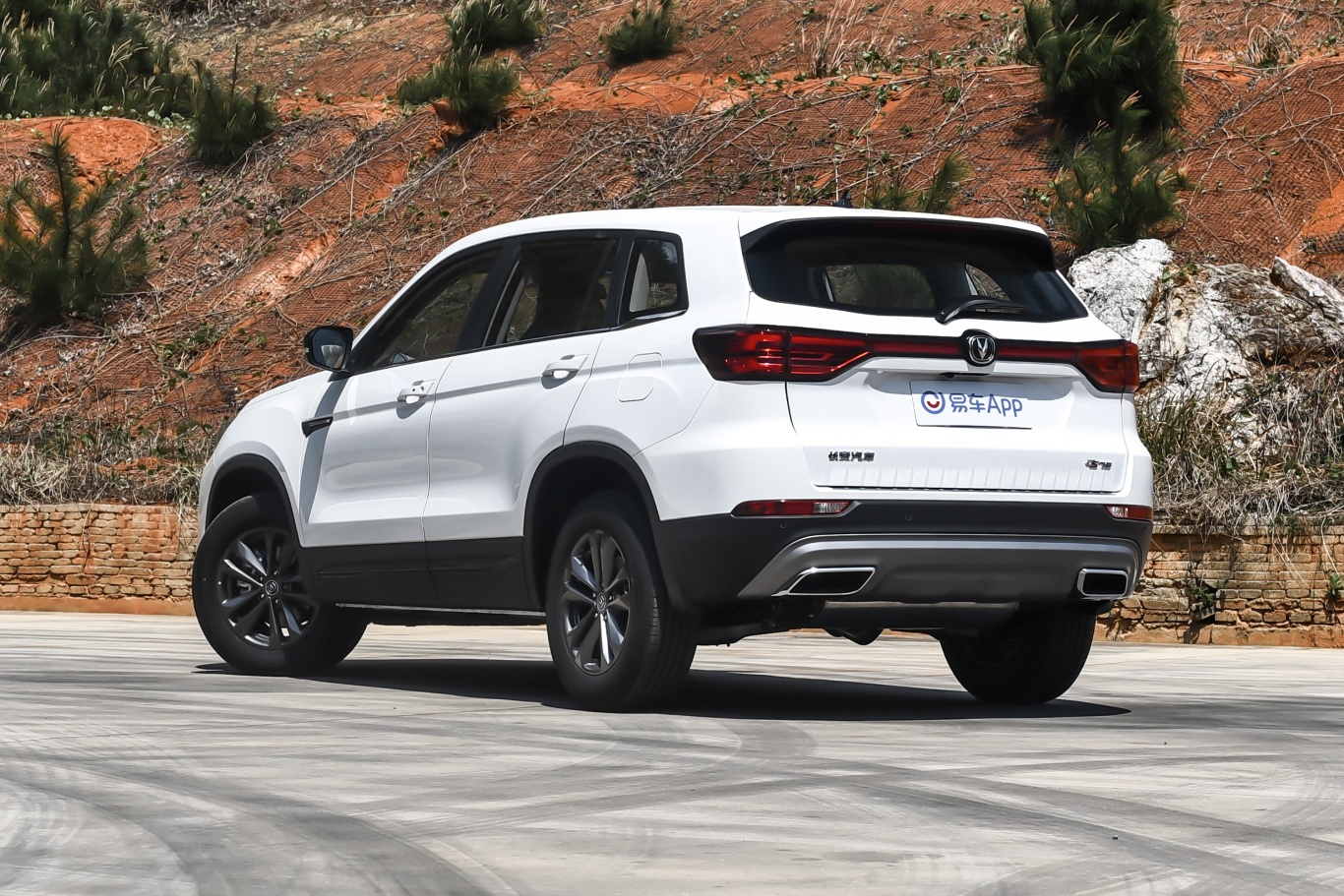 【长安CS75畅享版 1.5T 手动精英型侧后45度车头向左水平图片-汽车图片大全】-易车