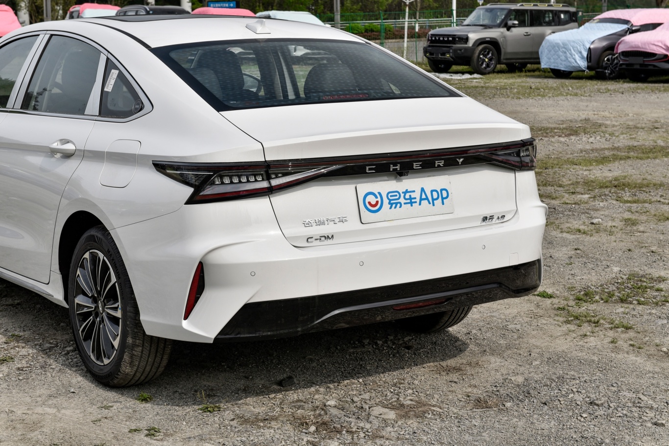 【风云A8远航版 1.5T 127km 舒适型车尾特写图片-汽车图片大全】-易车