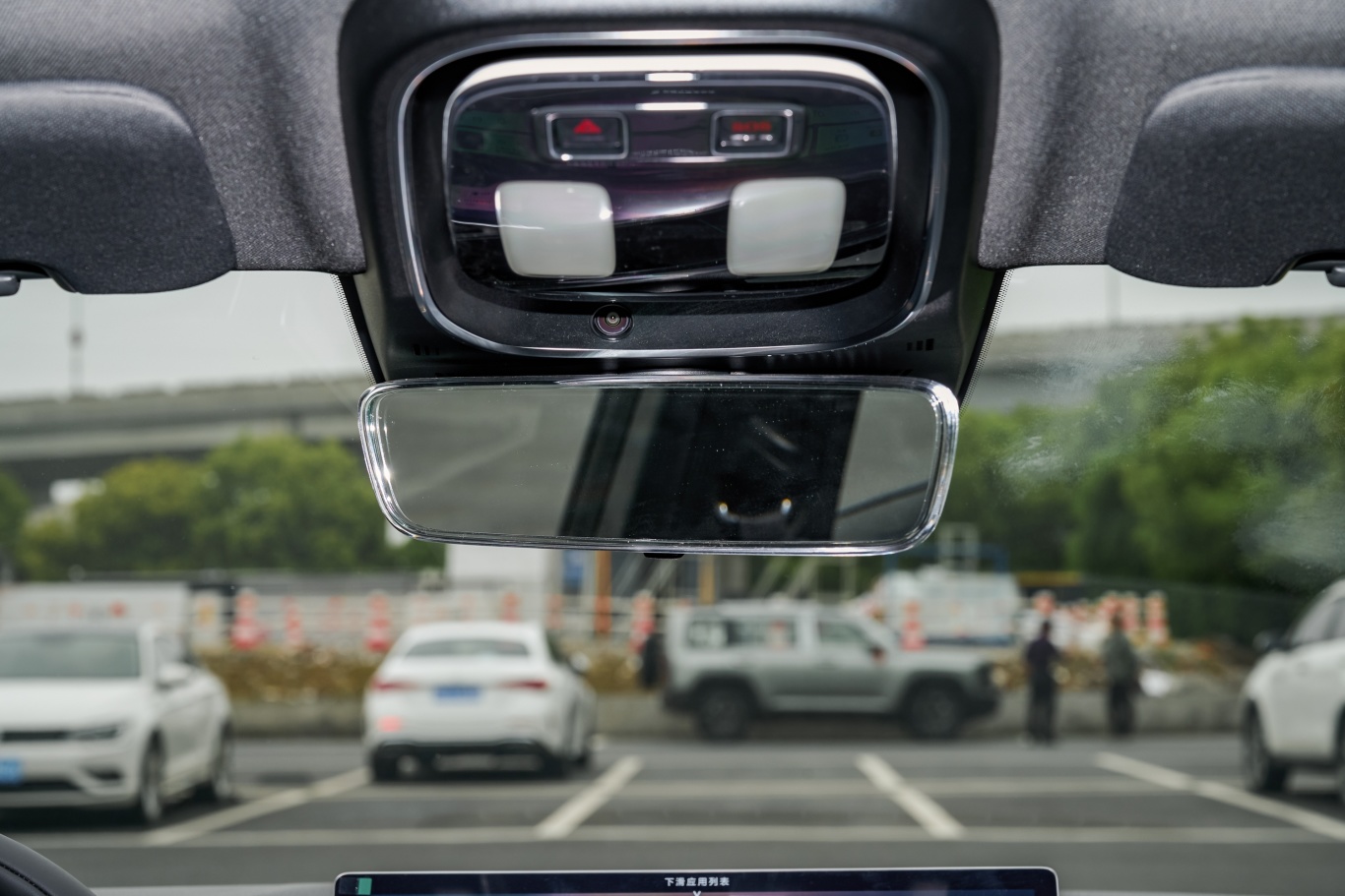 【深蓝SL03纯电版 530km Plus内后视镜图片-汽车图片大全】-易车
