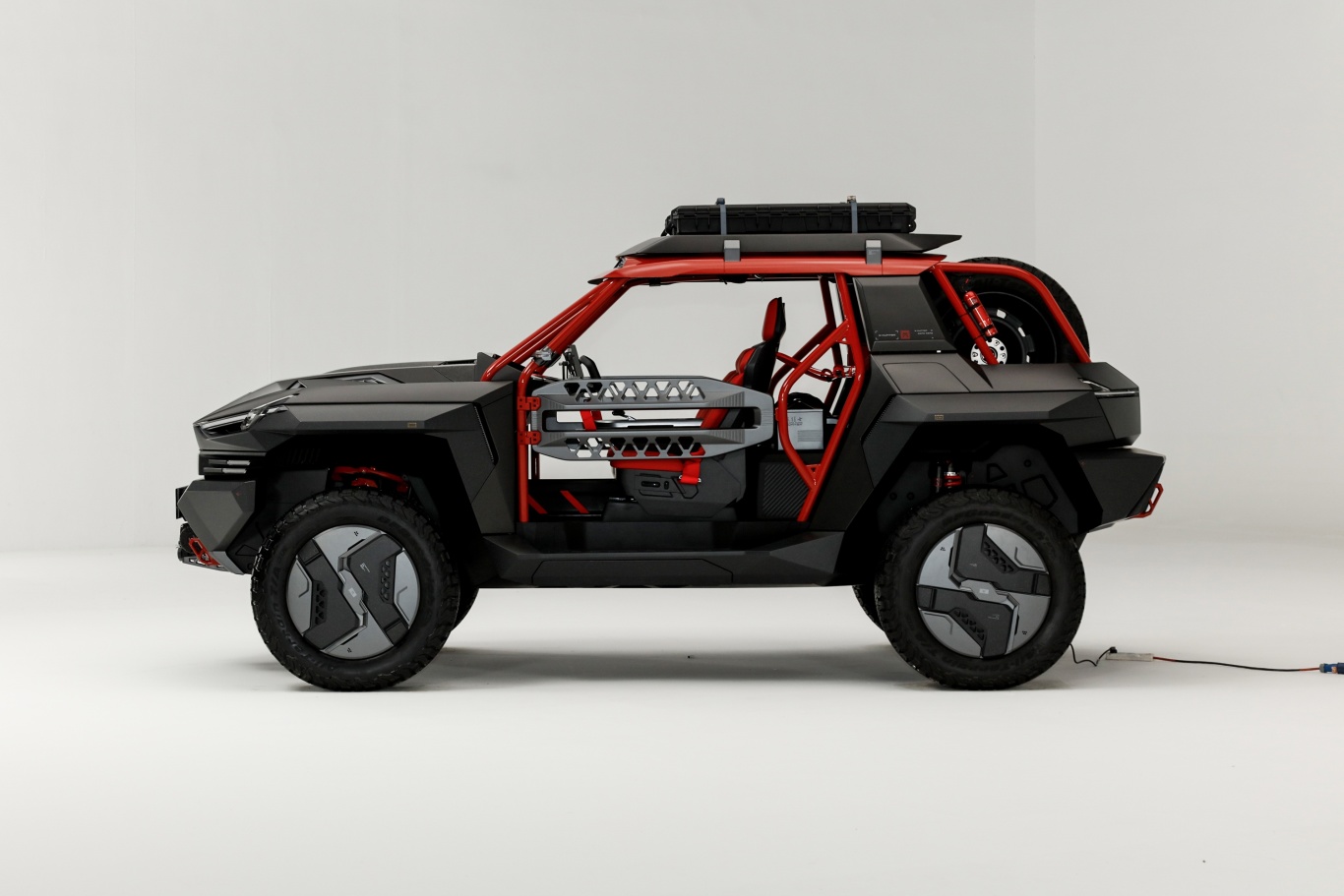 【猛士M-HUNTER 狩猎者高配版正侧车头向左水平图片-汽车图片大全】-易车