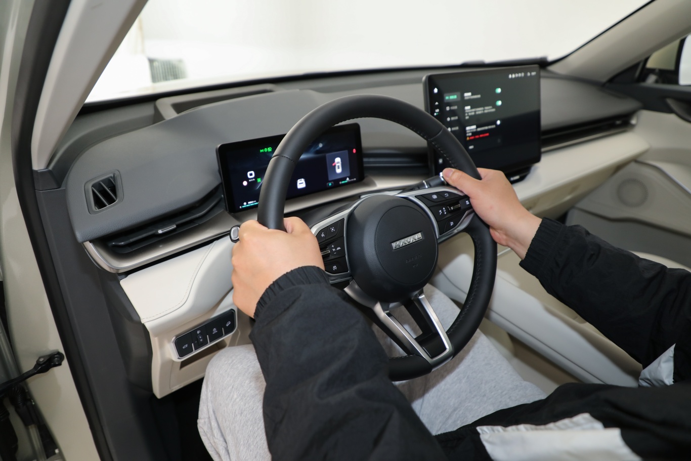 【哈弗H62.0T 四驱Max主驾驶位图片-汽车图片大全】-易车