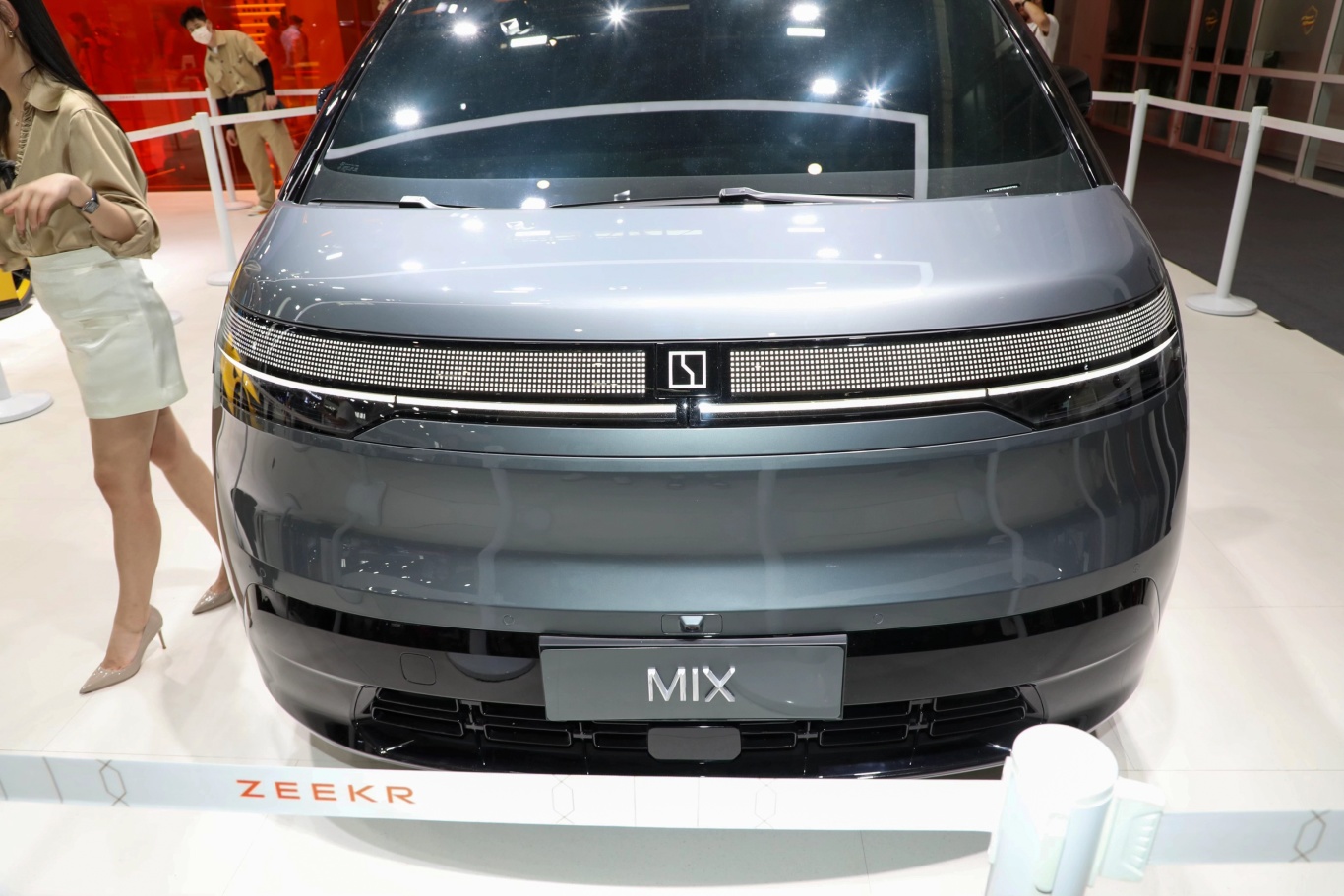 【ZEEKR MIX702km 长续航智驾版图片-汽车图片大全】-易车