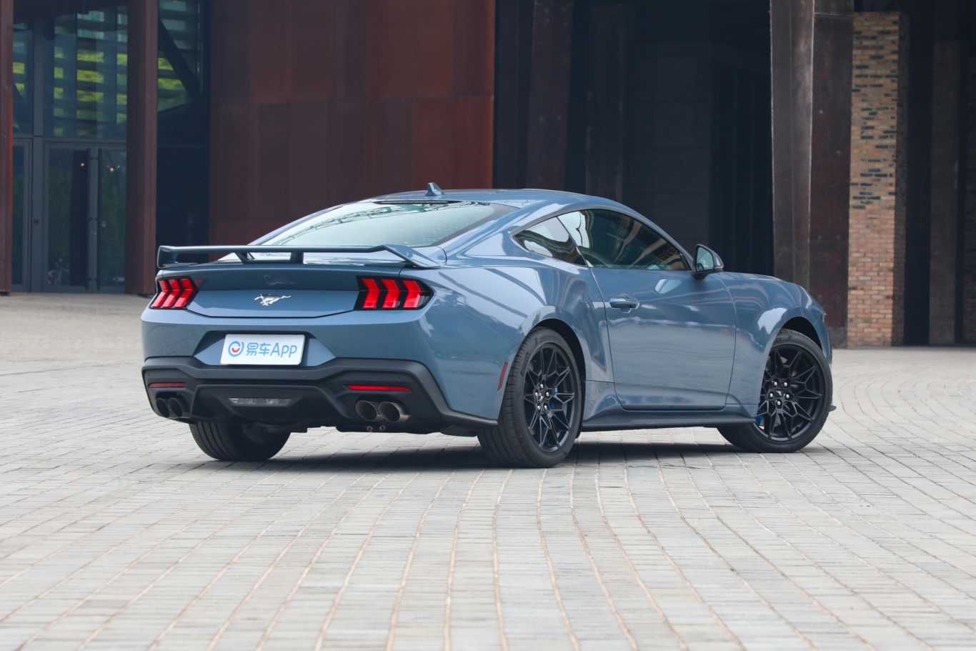 【Mustang2.3T 硬顶性能版侧后45度车头向右水平图片-汽车图片大全】-易车
