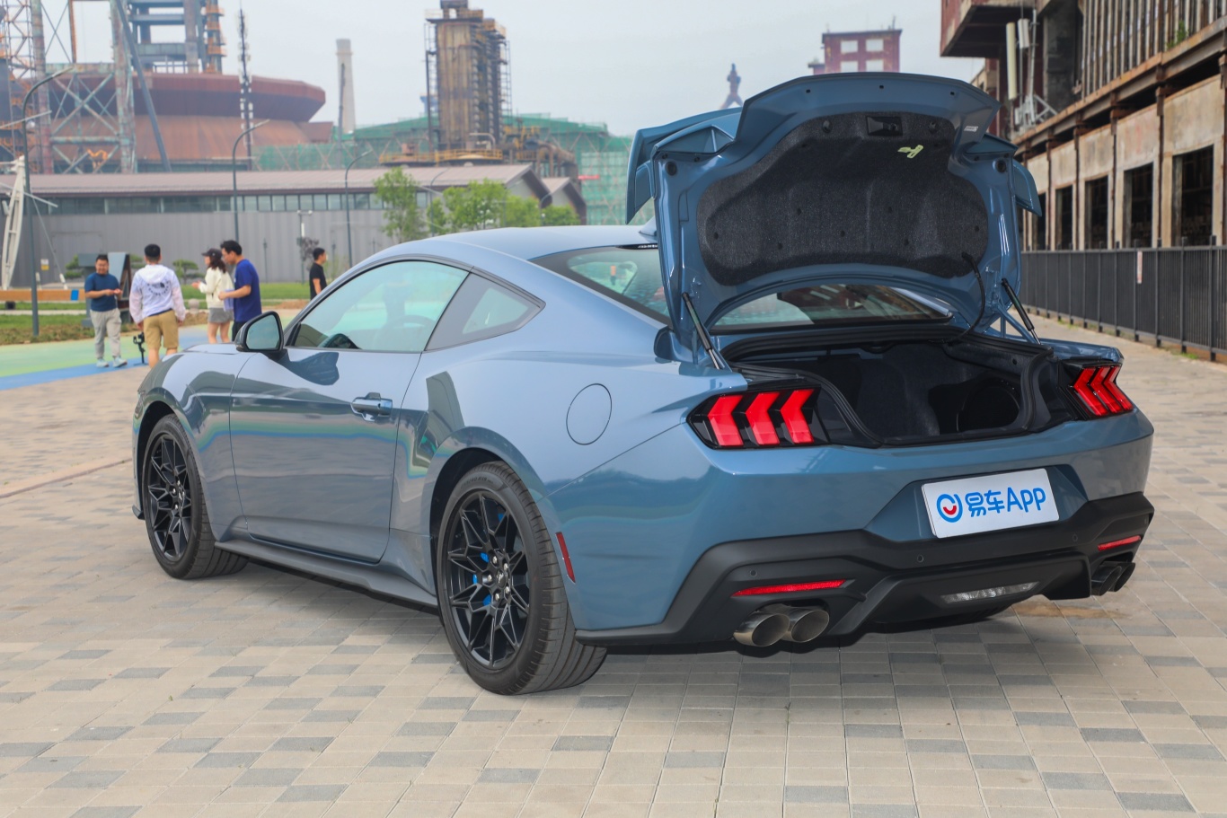 【Mustang2.3T 硬顶性能版后备厢开启45度侧拍图片-汽车图片大全】-易车