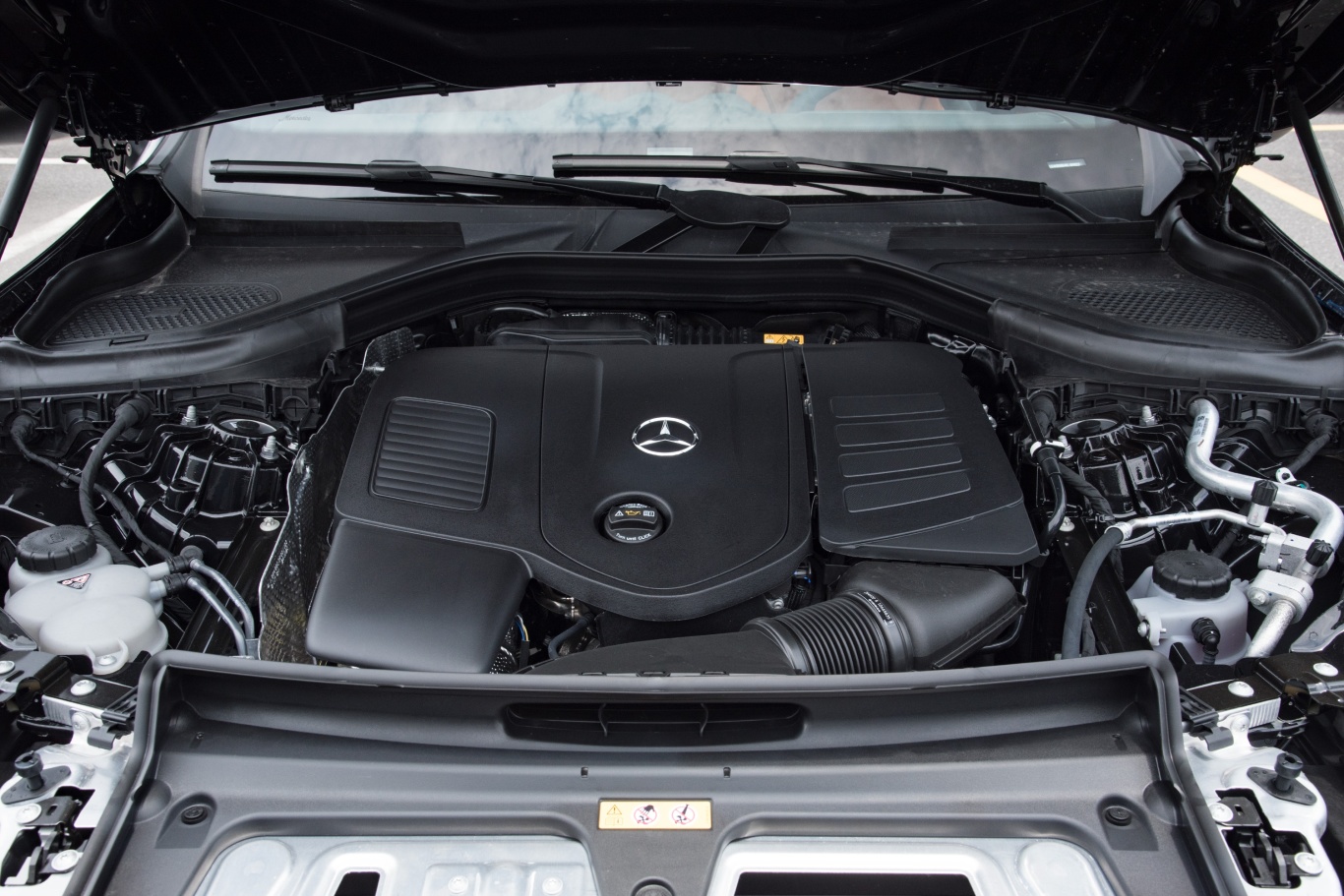 【奔驰GLC改款 GLC 260 L 4MATIC 豪华型 7座发动机特写图片-汽车图片大全】-易车