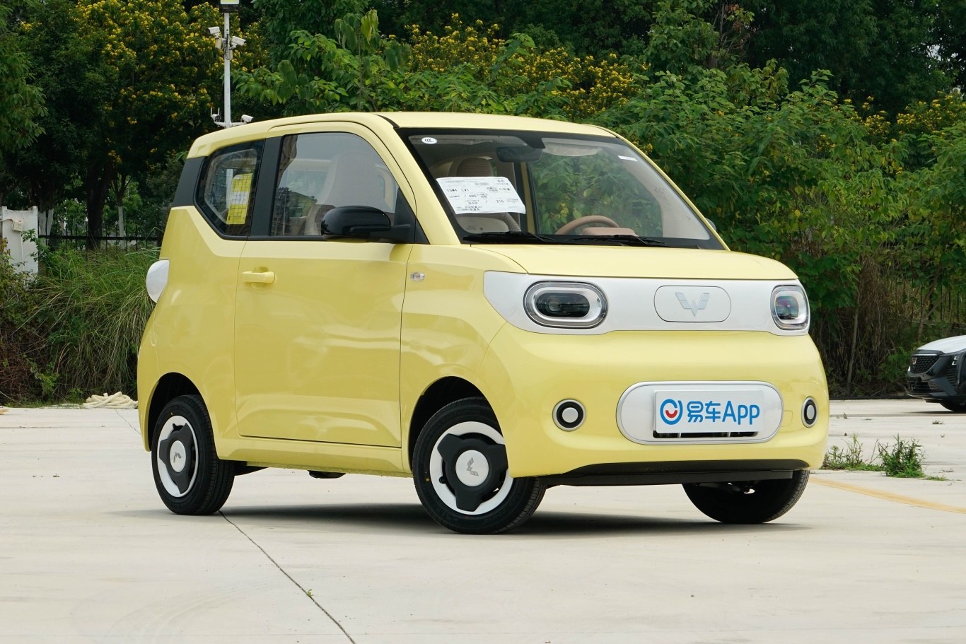 【宏光MINIEV215km 青春版 磷酸铁锂侧前45度车头向右水平图片-汽车图片大全】-易车