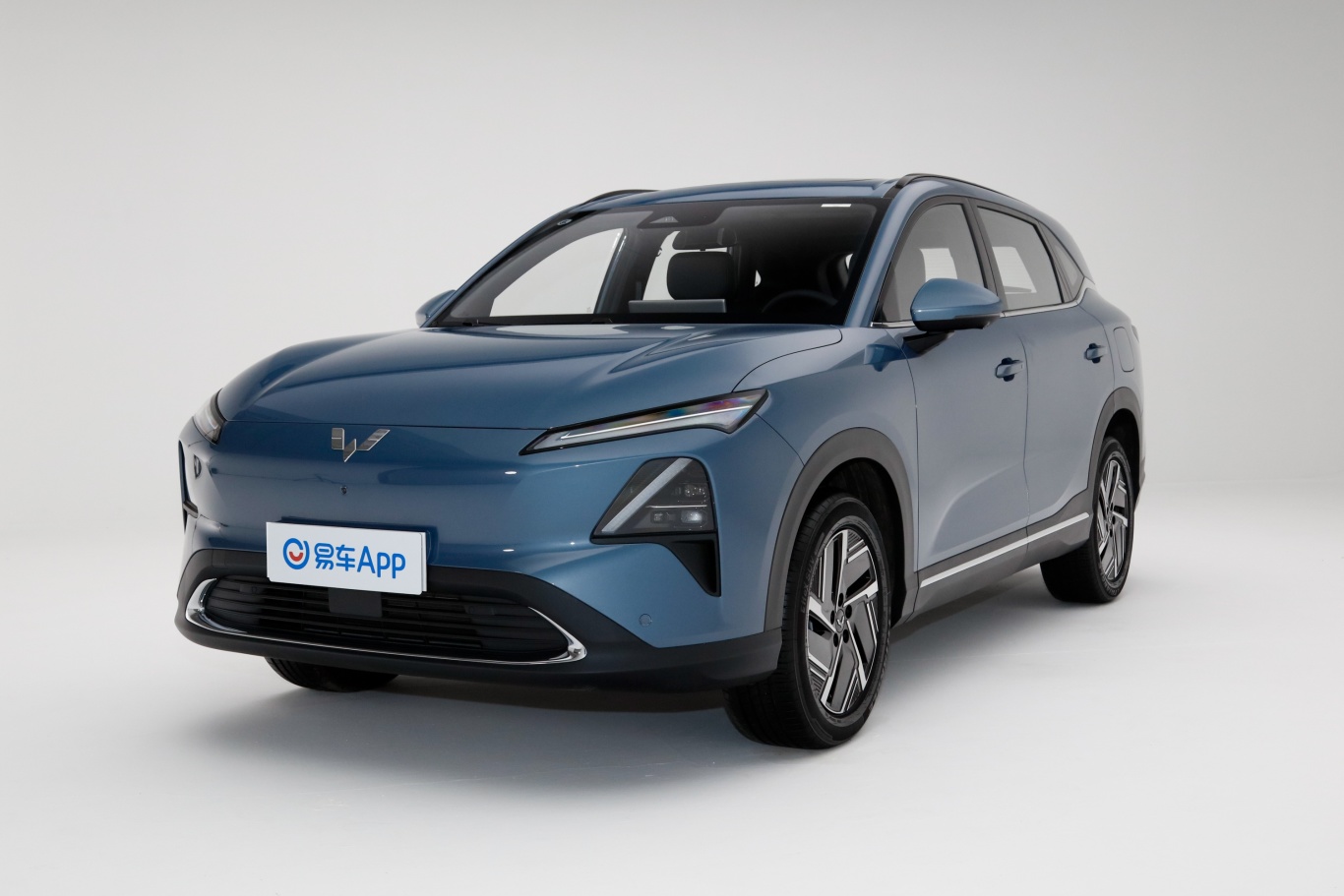 【五菱星光S插电混动 1.5L 130km 旗舰型侧前45度车头向左水平图片-汽车图片大全】-易车