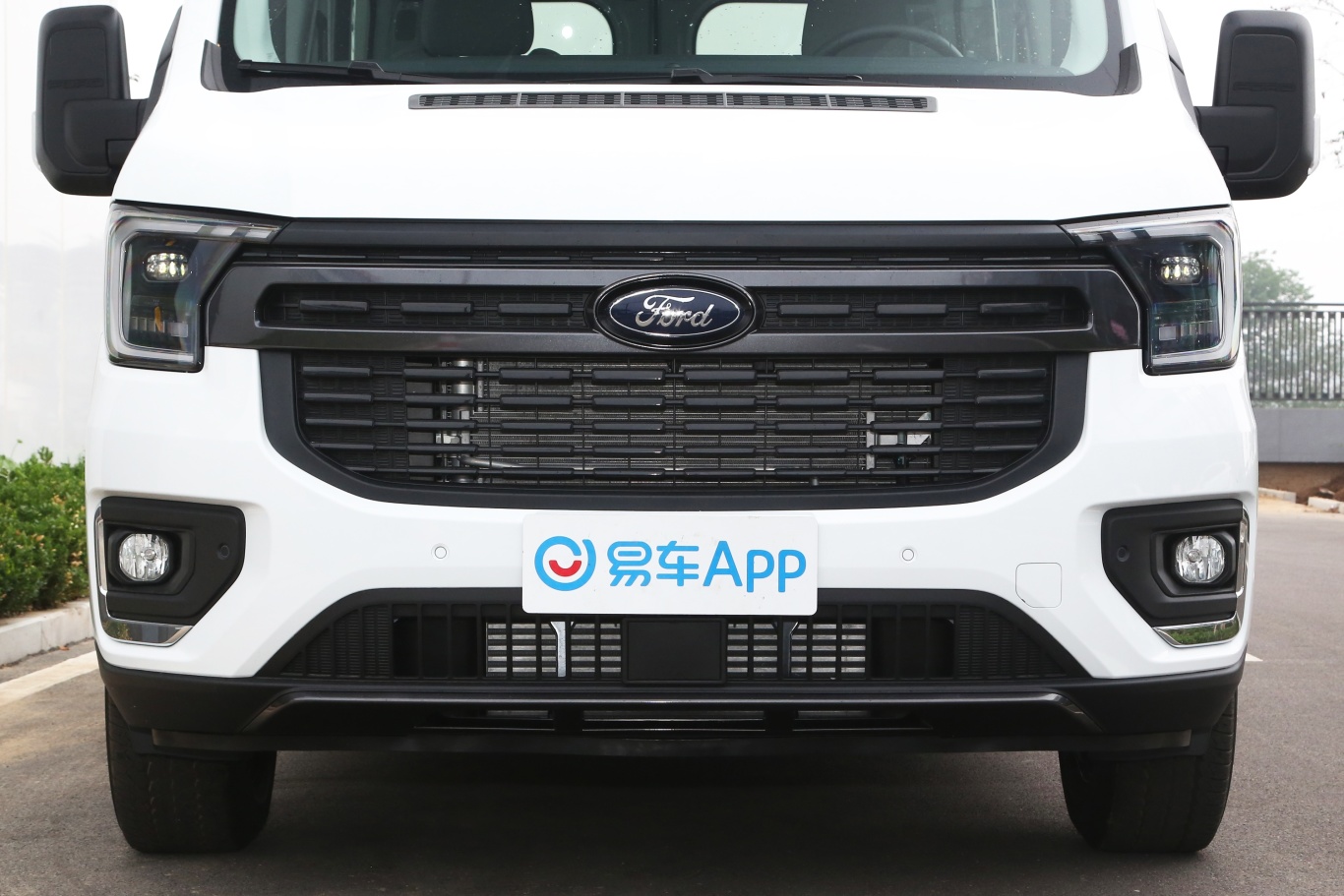 【全顺T82.3T 自动中轴中顶多功能版 6座(2+2+2)外观细节图片-汽车图片大全】-易车