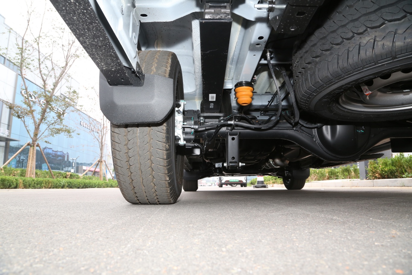 【全顺T82.3T 自动中轴中顶多功能版 6座(2+2+2)动力底盘图片-汽车图片大全】-易车