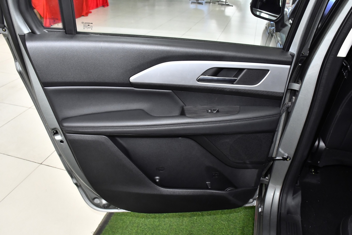 【哈弗H52.0T 手动两驱回归定制版 汽油后排功能图片-汽车图片大全】-易车