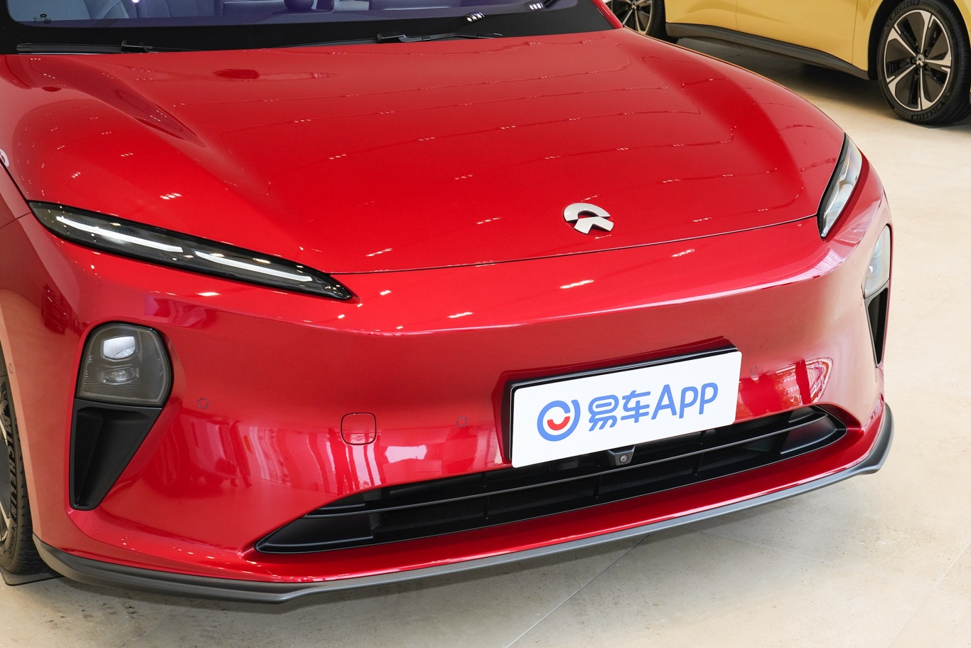 【蔚来ET5560km 75kWh前格栅侧俯拍图片-汽车图片大全】-易车