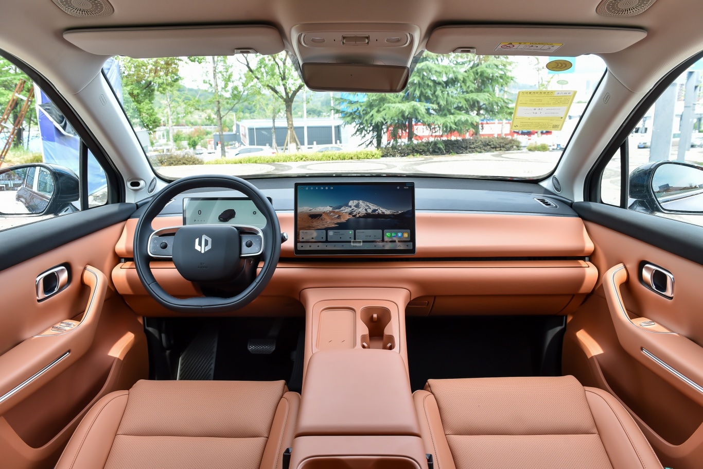 【零跑C16纯电版 520km 尊享版内饰全景正拍图片-汽车图片大全】-易车