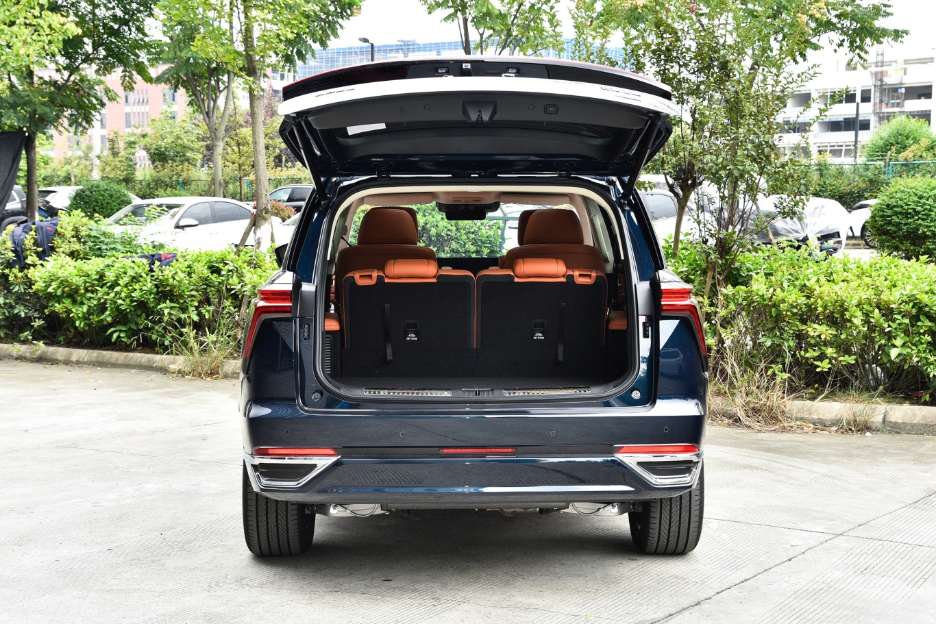 【魏牌蓝山1.5T 185km 四驱Max后备厢图片-汽车图片大全】-易车