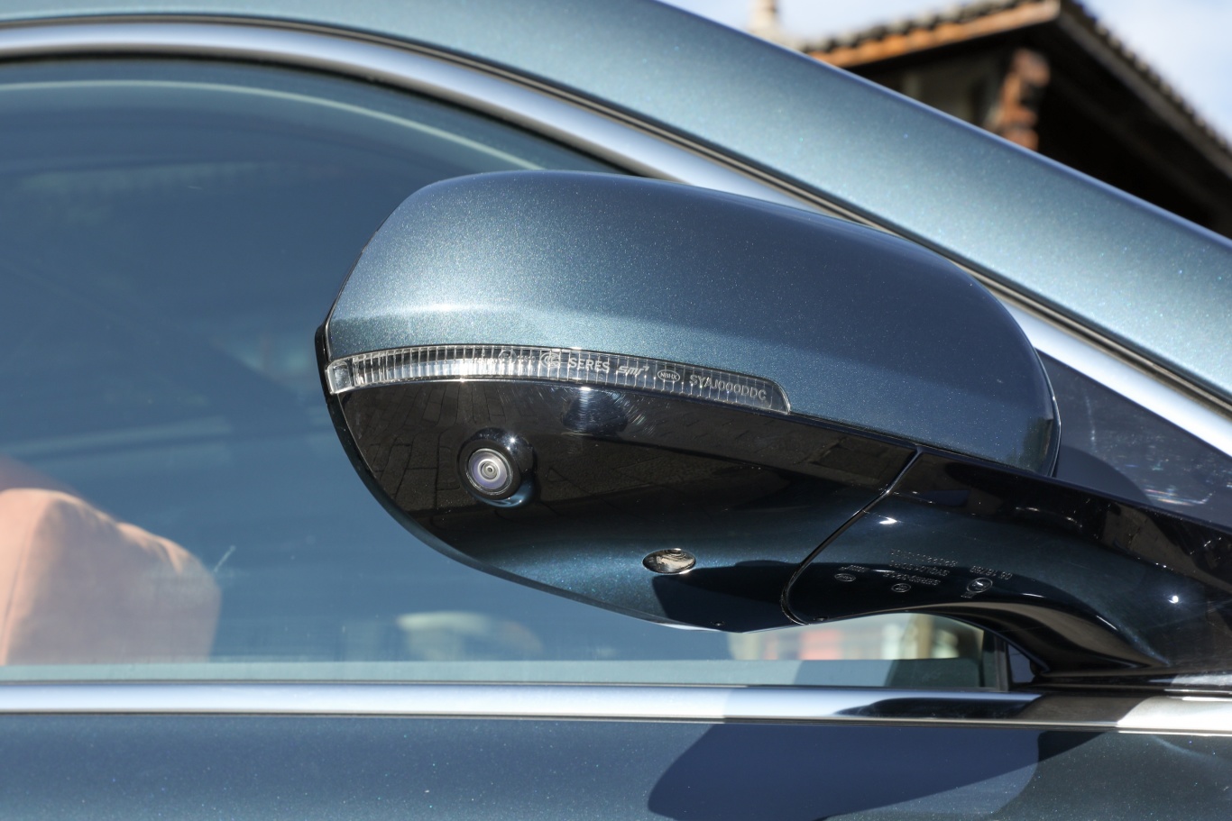 【问界M71.5T 200km 四驱Pro智驾版 6座外观细节图片-汽车图片大全】-易车