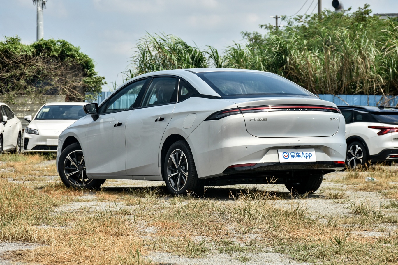 【AION SMAX 505km 70 星意版侧后45度车头向左水平图片-汽车图片大全】-易车